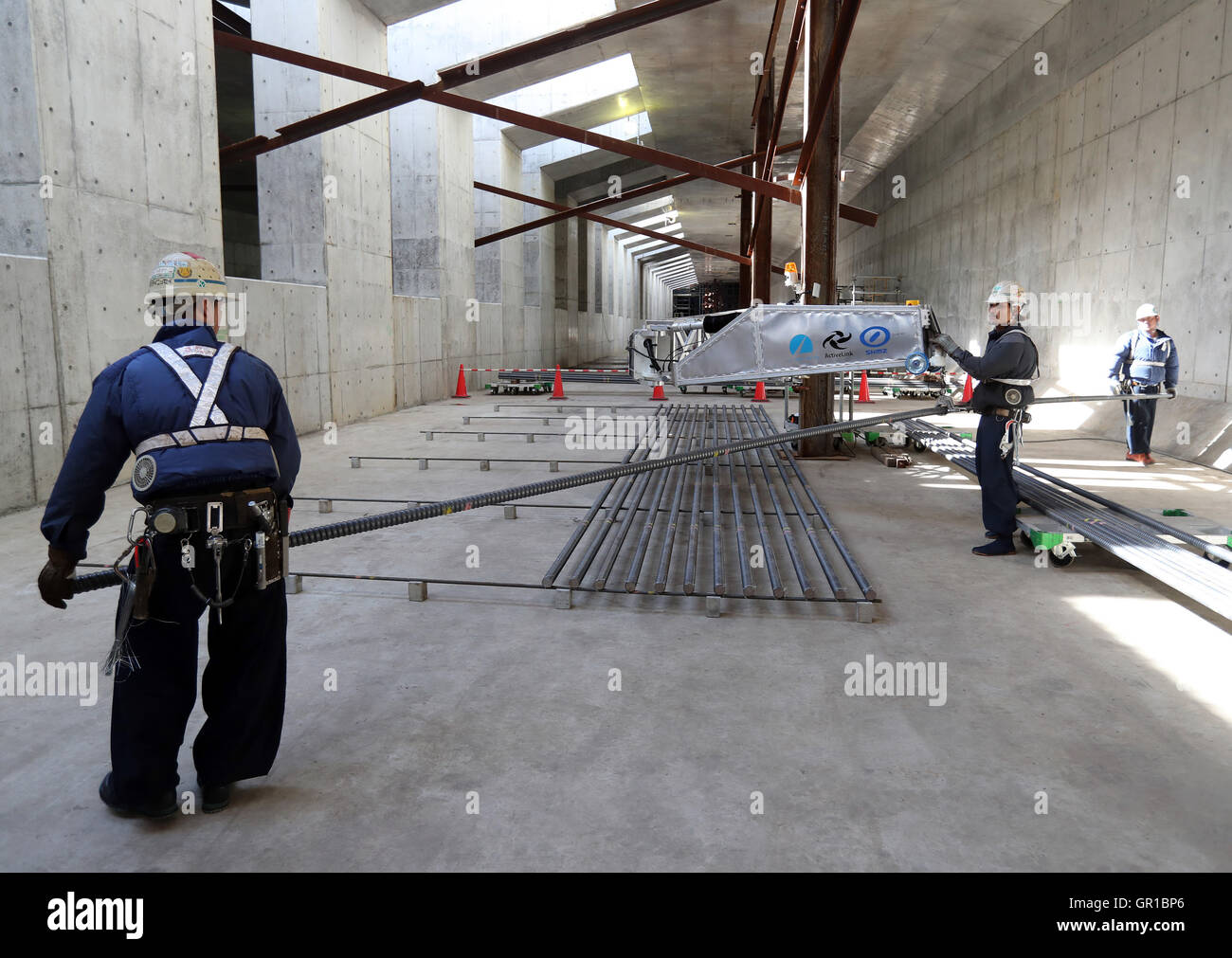 Ichikawa, Japan. 6th Sep, 2016. Construction workers of Japan's Shimizu ...
