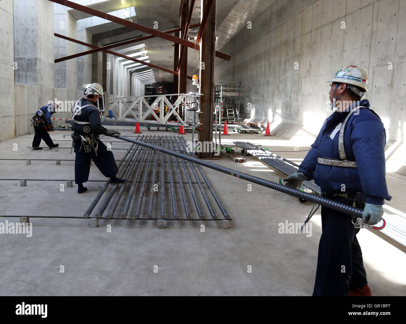 Ichikawa, Japan. 6th Sep, 2016. Construction workers of Japan's Shimizu ...