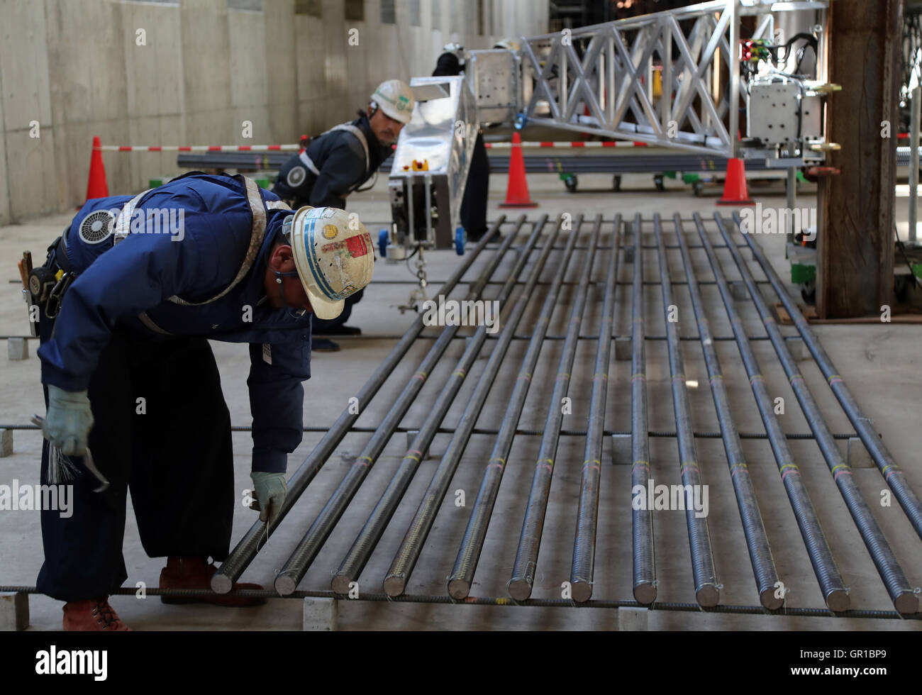 Ichikawa, Japan. 6th Sep, 2016. Construction workers of Japan's Shimizu ...