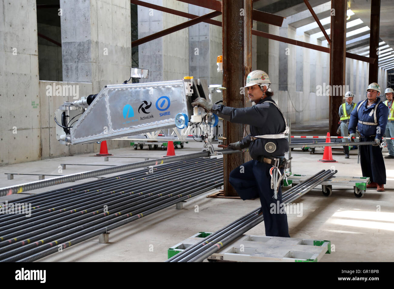 Ichikawa, Japan. 6th Sep, 2016. Construction workers of Japan's Shimizu ...