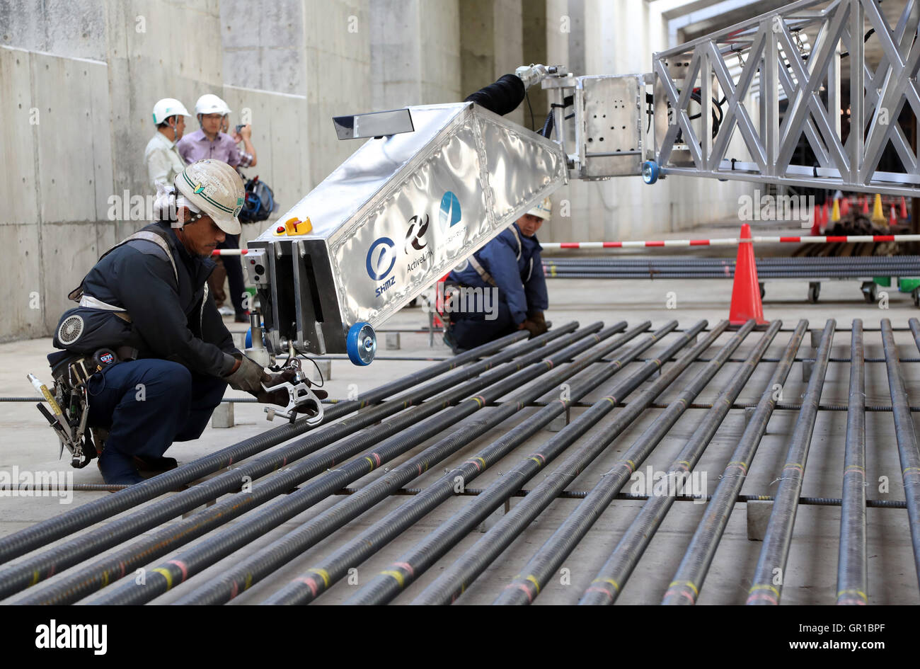 Ichikawa, Japan. 6th Sep, 2016. Construction workers of Japan's Shimizu ...