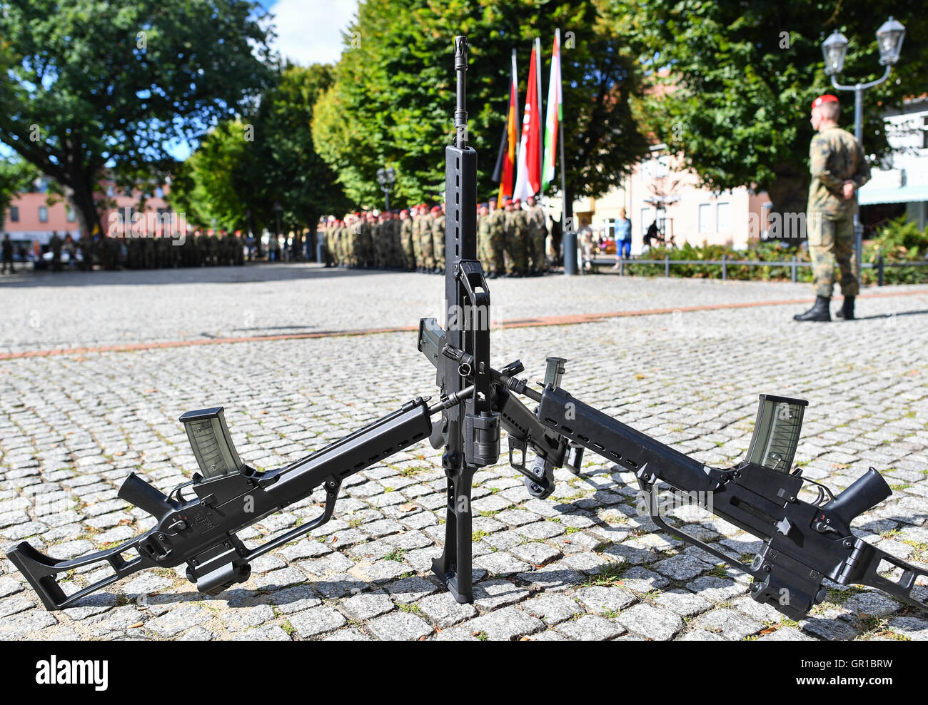 Storkow, Germany. 06th Sep, 2016. A G36 assault rifle from Heckler ...