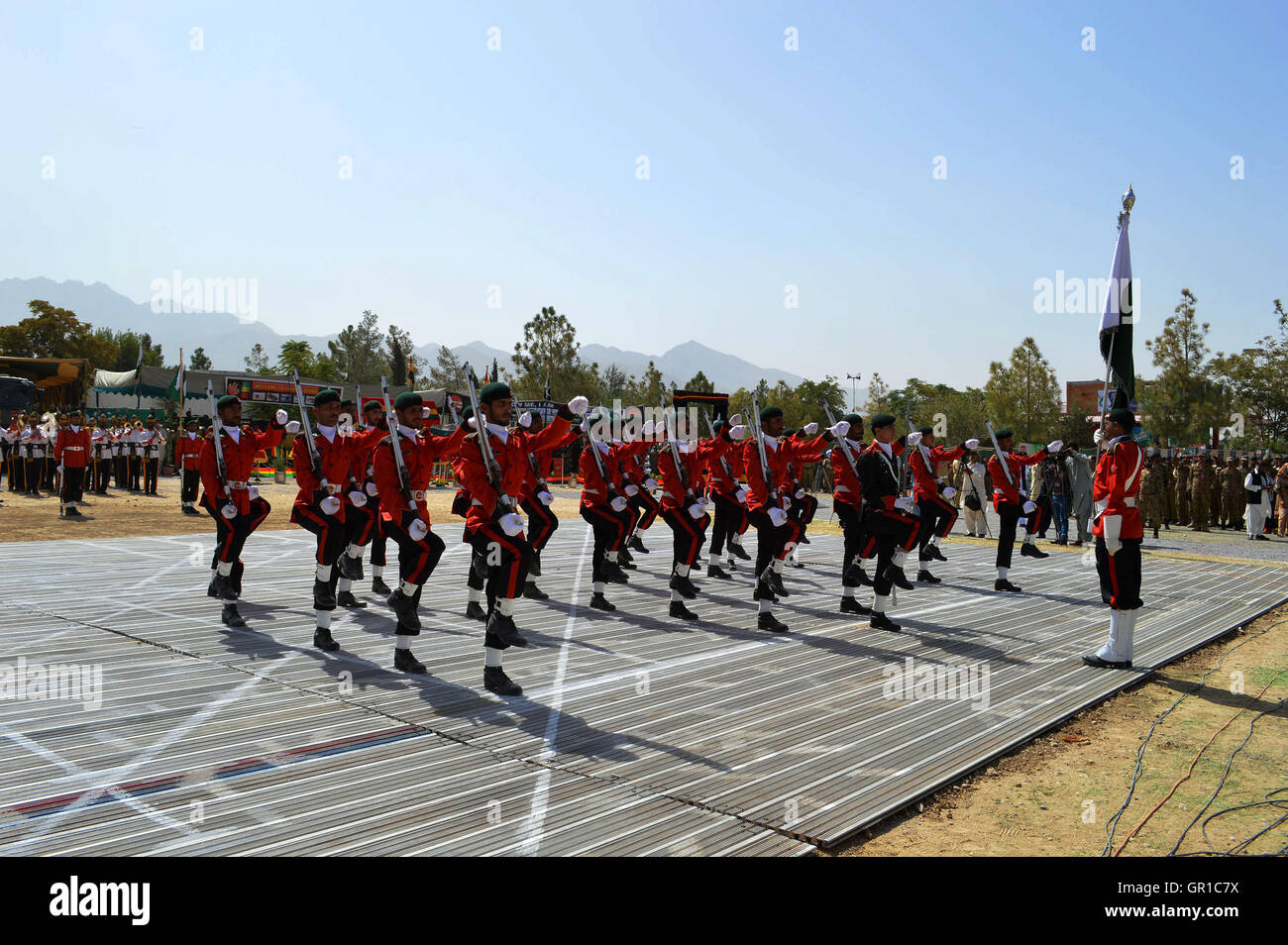 Quetta, Quetta. 6th Sep, 2016. Pakistani security officials attend a ...