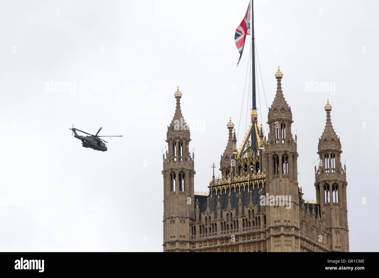 Helicopters over parliament hi-res stock photography and images - Alamy