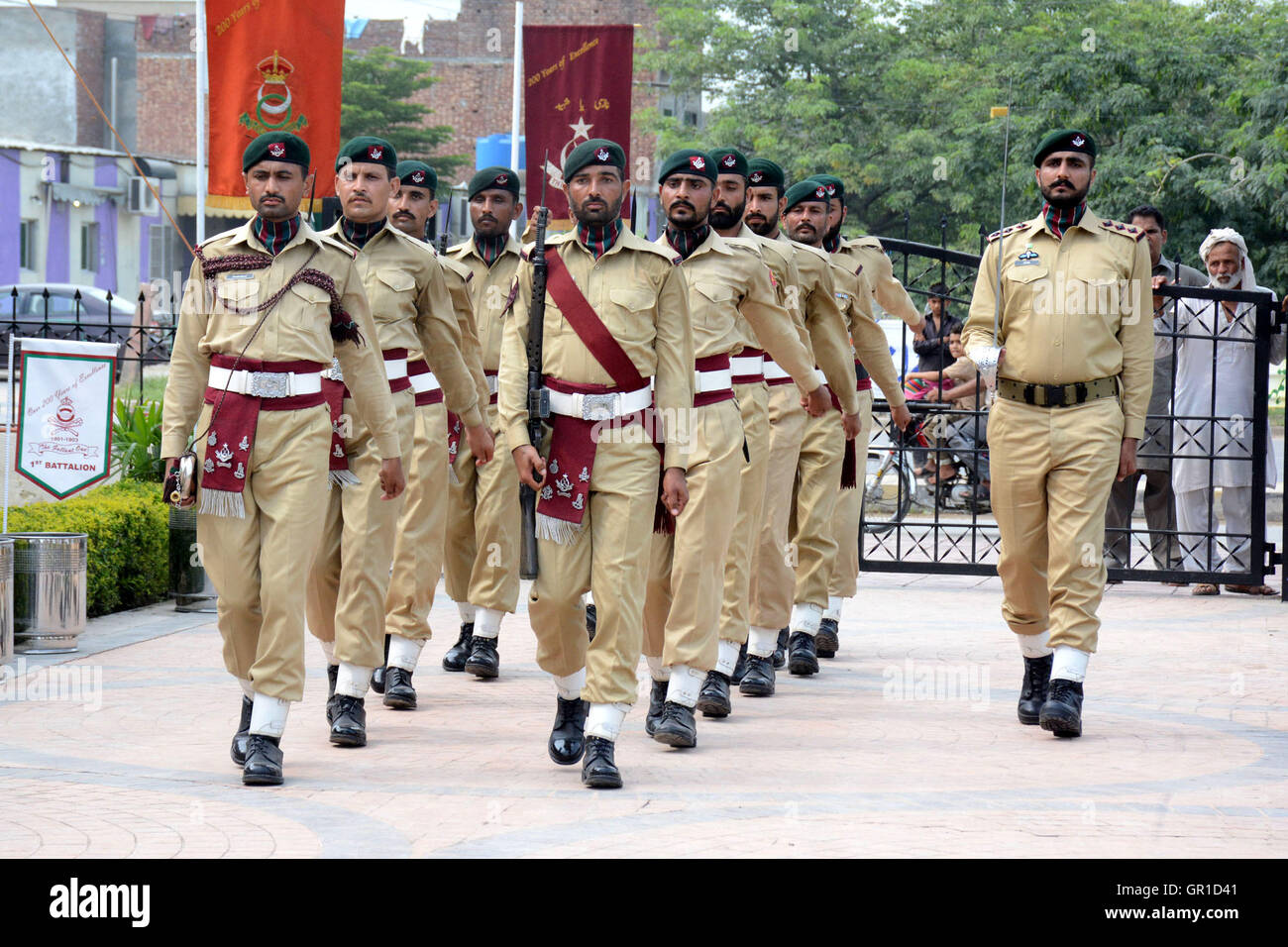 Lahore, Lahore. 6th Sep, 2016. Pakistani soldiers march during a ...
