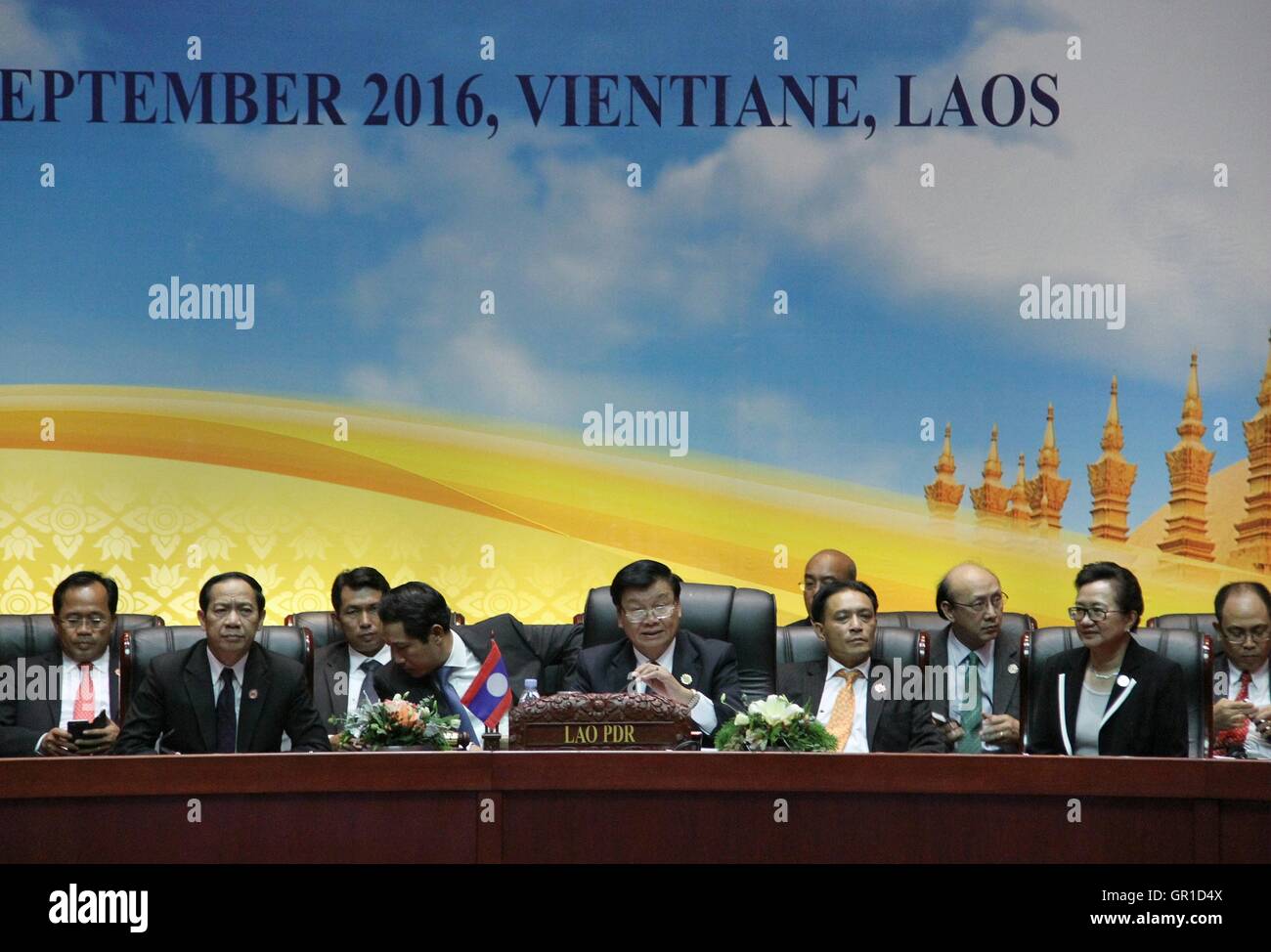Laos prime minister thongloun sisoulith hi-res stock photography and ...