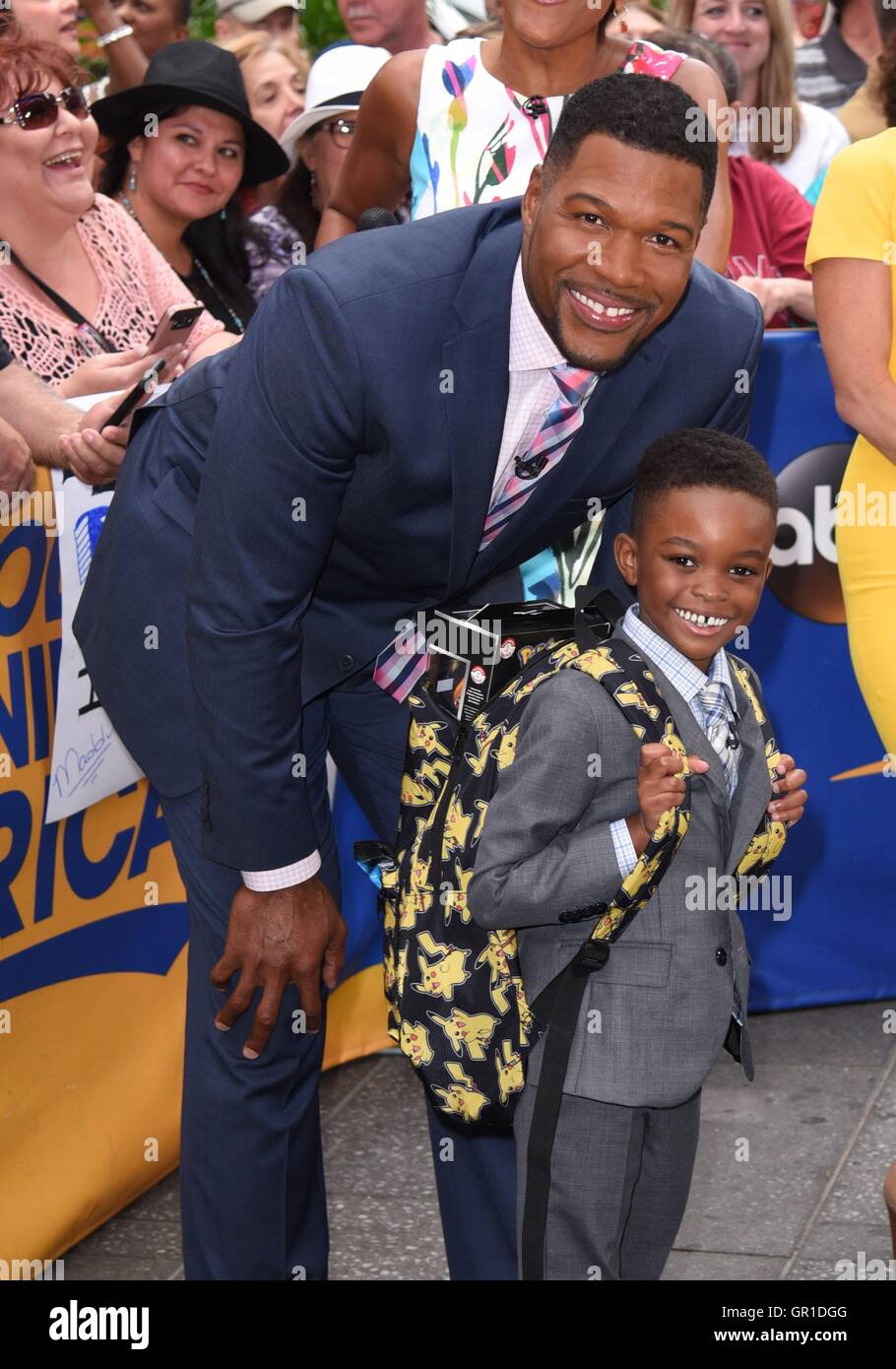 New York, NY, USA. 6th Sep, 2016. Michael Strahan, Mini Michael Strahan ...