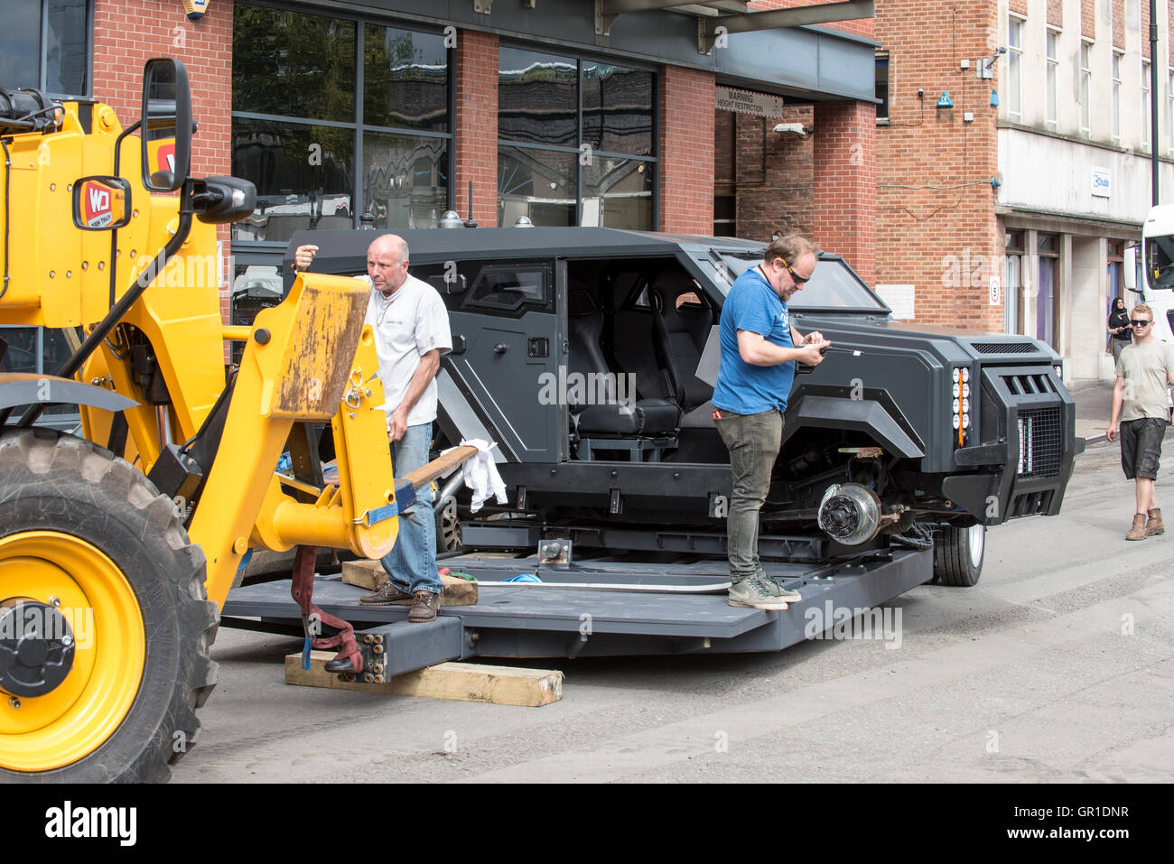 Armoured vehicle, crew and set of "Ready Player One" Steven Spielberg's ...