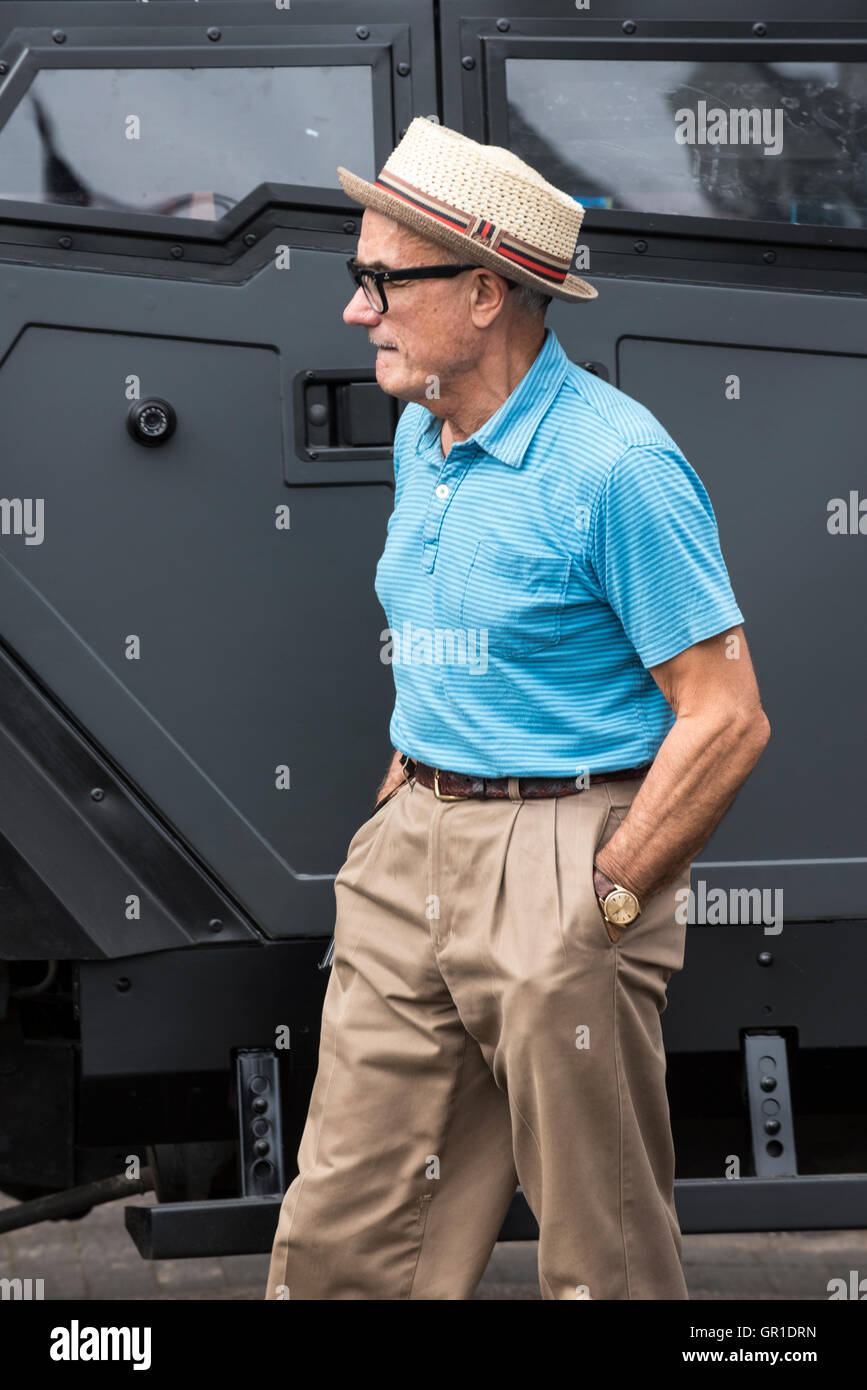 Actor Mark Rylance on set "Ready Player One" Steven Spielberg's new ...