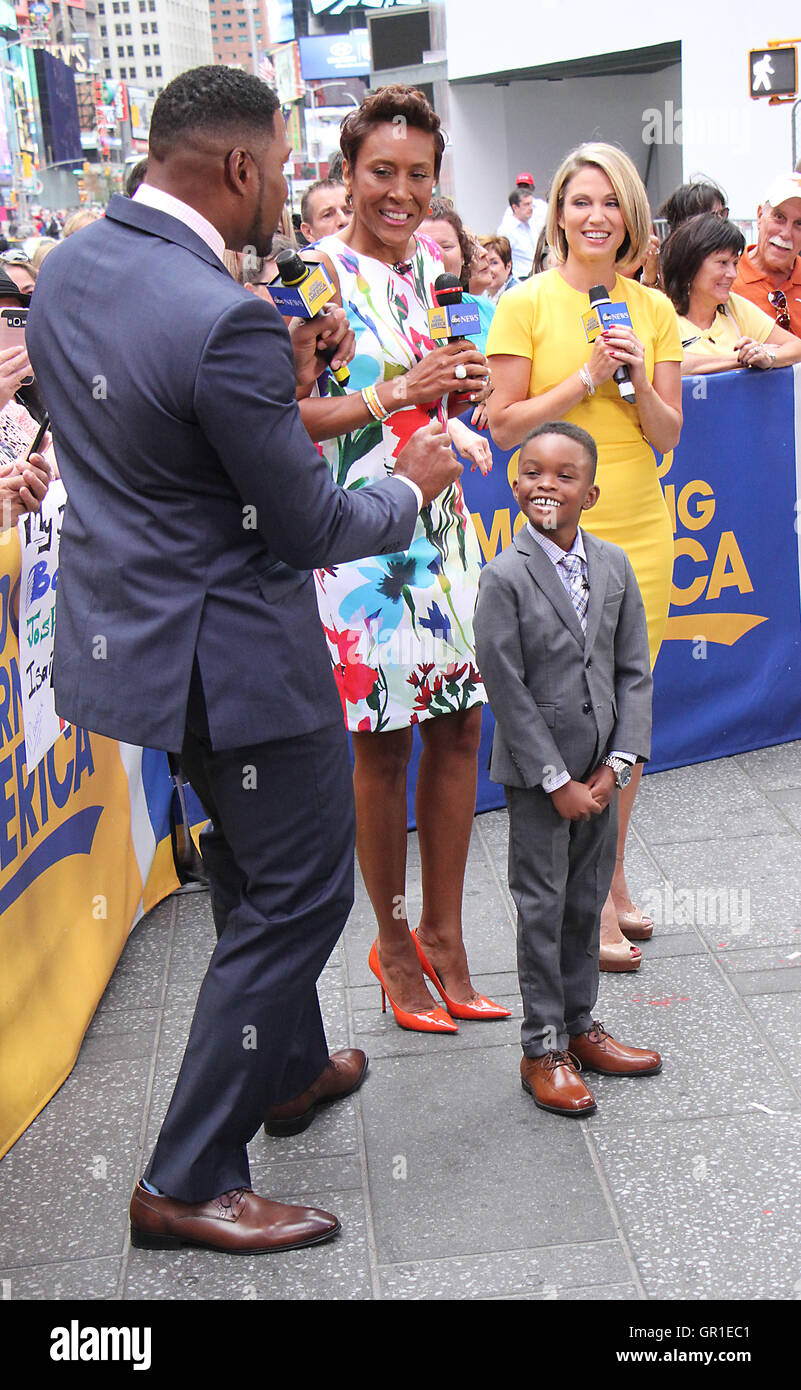 New York, USA. 6th September, 2016. Mini Michael Strahan Ethan Barrett ...