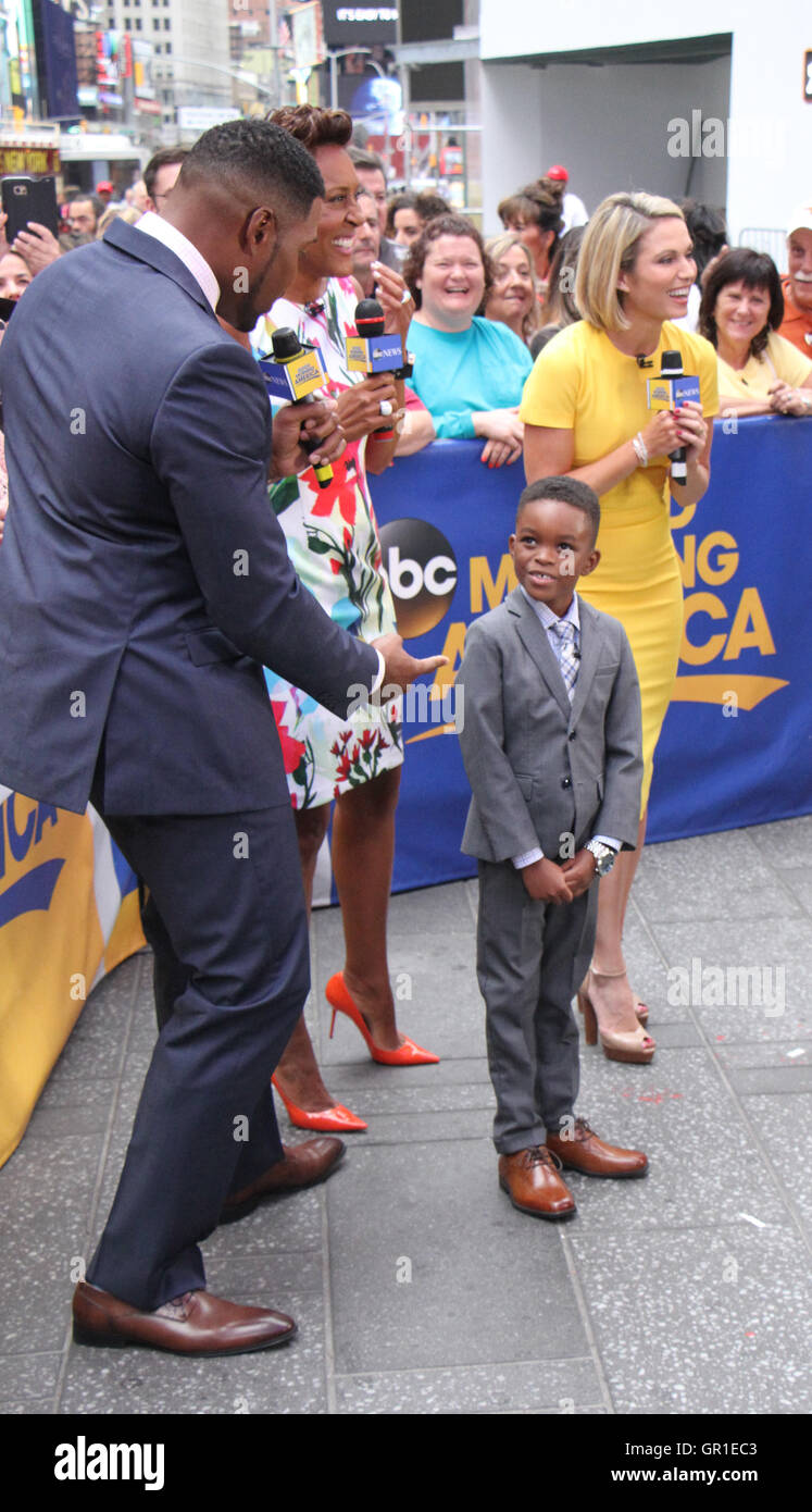New York, USA. 6th September, 2016. Mini Michael Strahan Ethan Barrett ...
