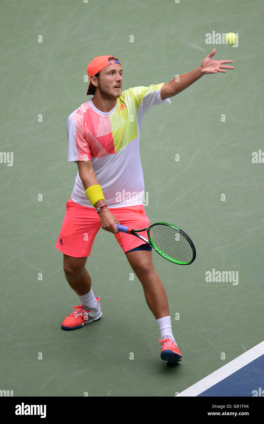 Flushing meadows tennis center hi-res stock photography and images - Alamy