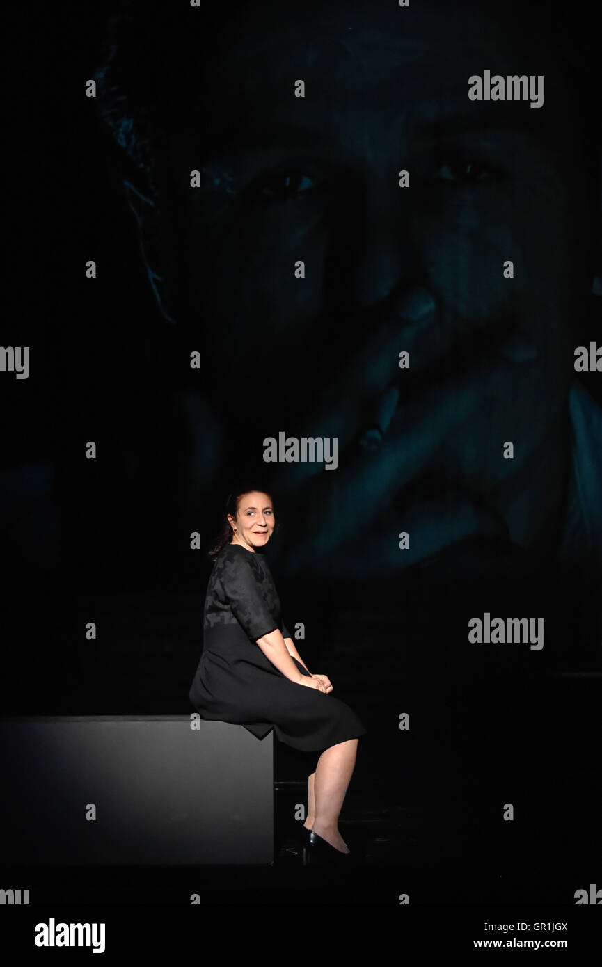 Maryam zaree hi-res stock photography and images - Alamy