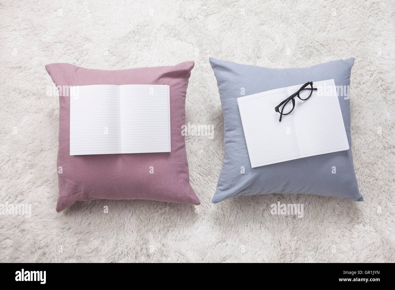 Two cushions hi-res stock photography and images - Alamy