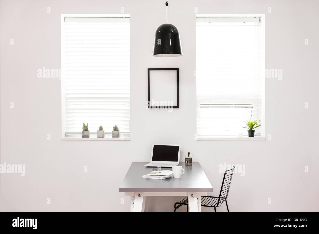 Windows table hi-res stock photography and images - Alamy