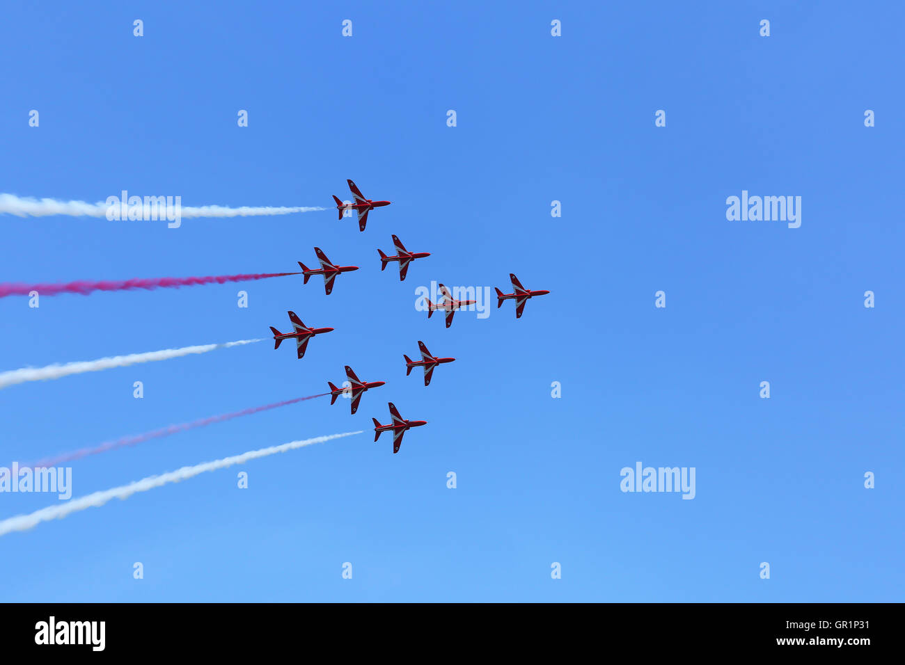 Red Arrows display formation Stock Photo - Alamy