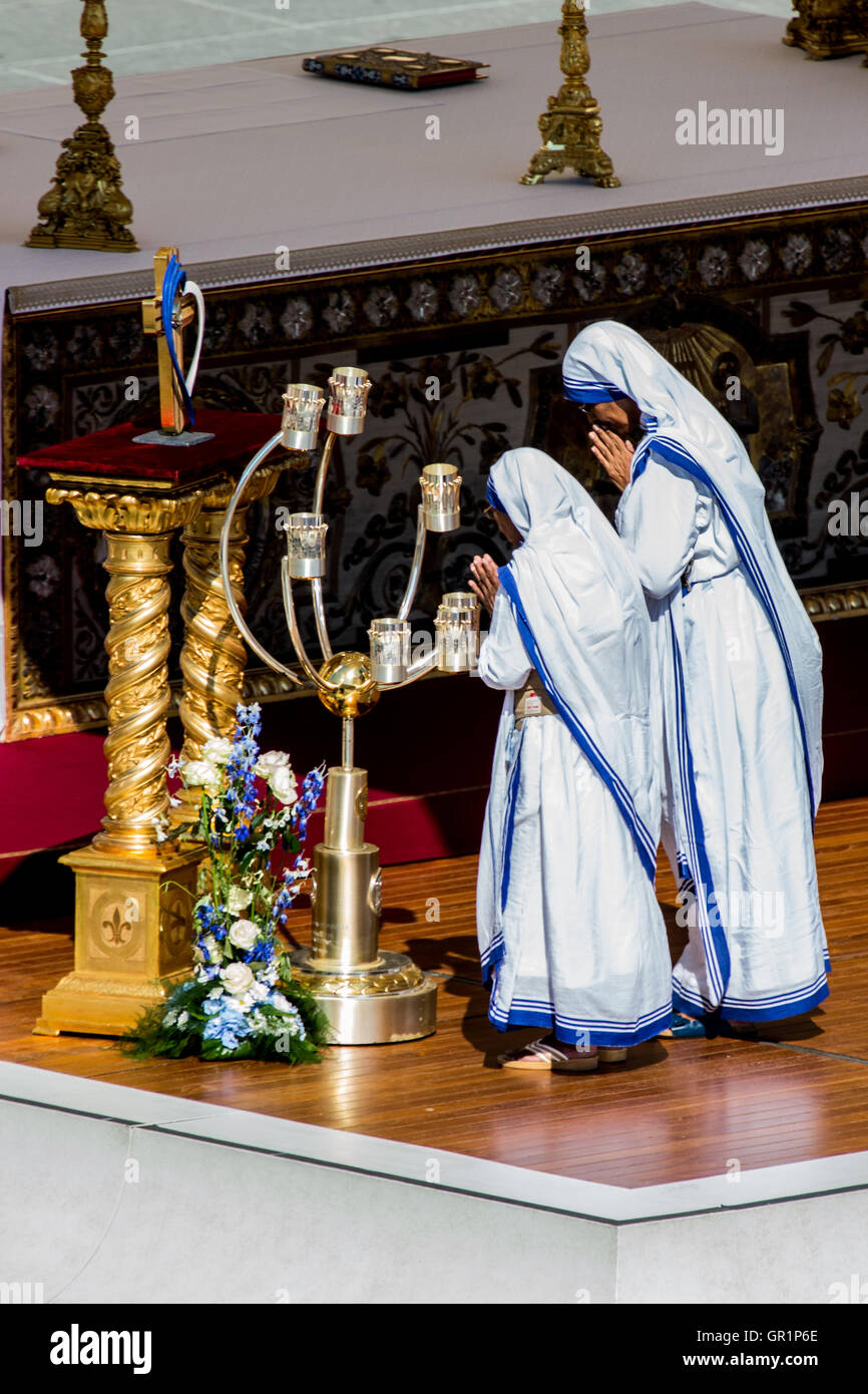 Canonization of Mother Teresa of Calcutta Stock Photo - Alamy