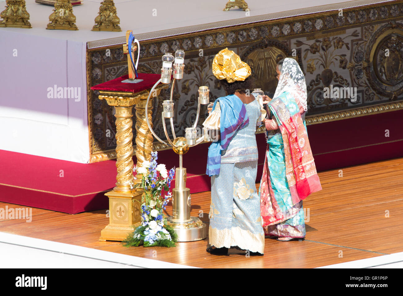 Canonization of Mother Teresa of Calcutta Stock Photo - Alamy