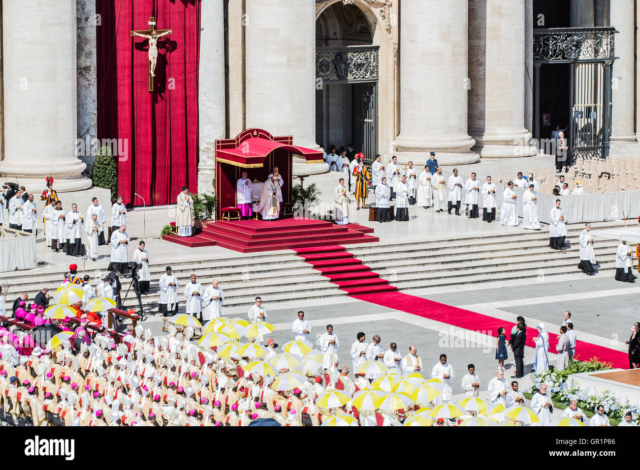 Canonization of Mother Teresa of Calcutta Stock Photo - Alamy