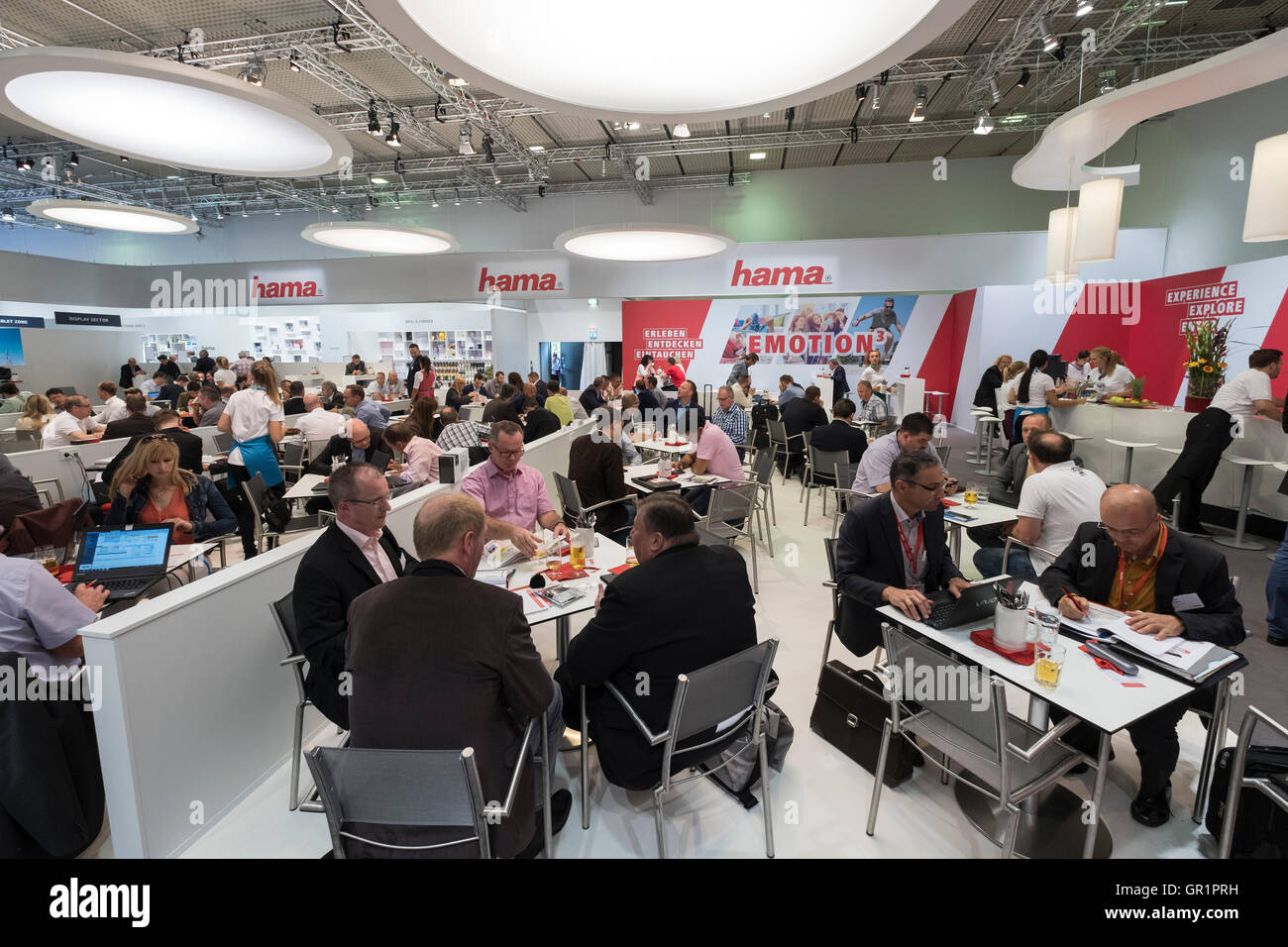 Internationale zone hi-res stock photography and images - Alamy