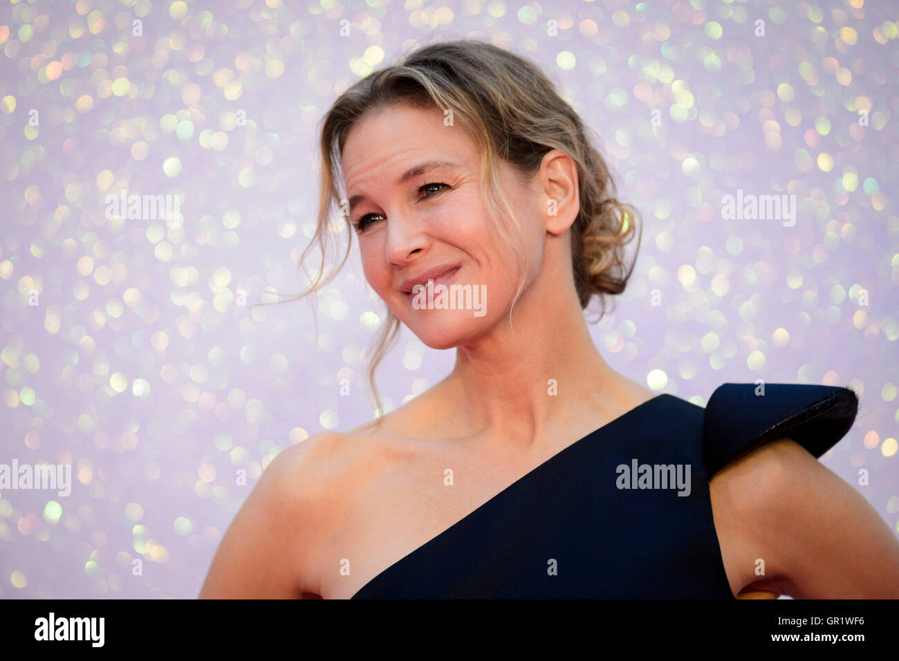 Bridget jones's baby zellweger hi-res stock photography and images - Alamy