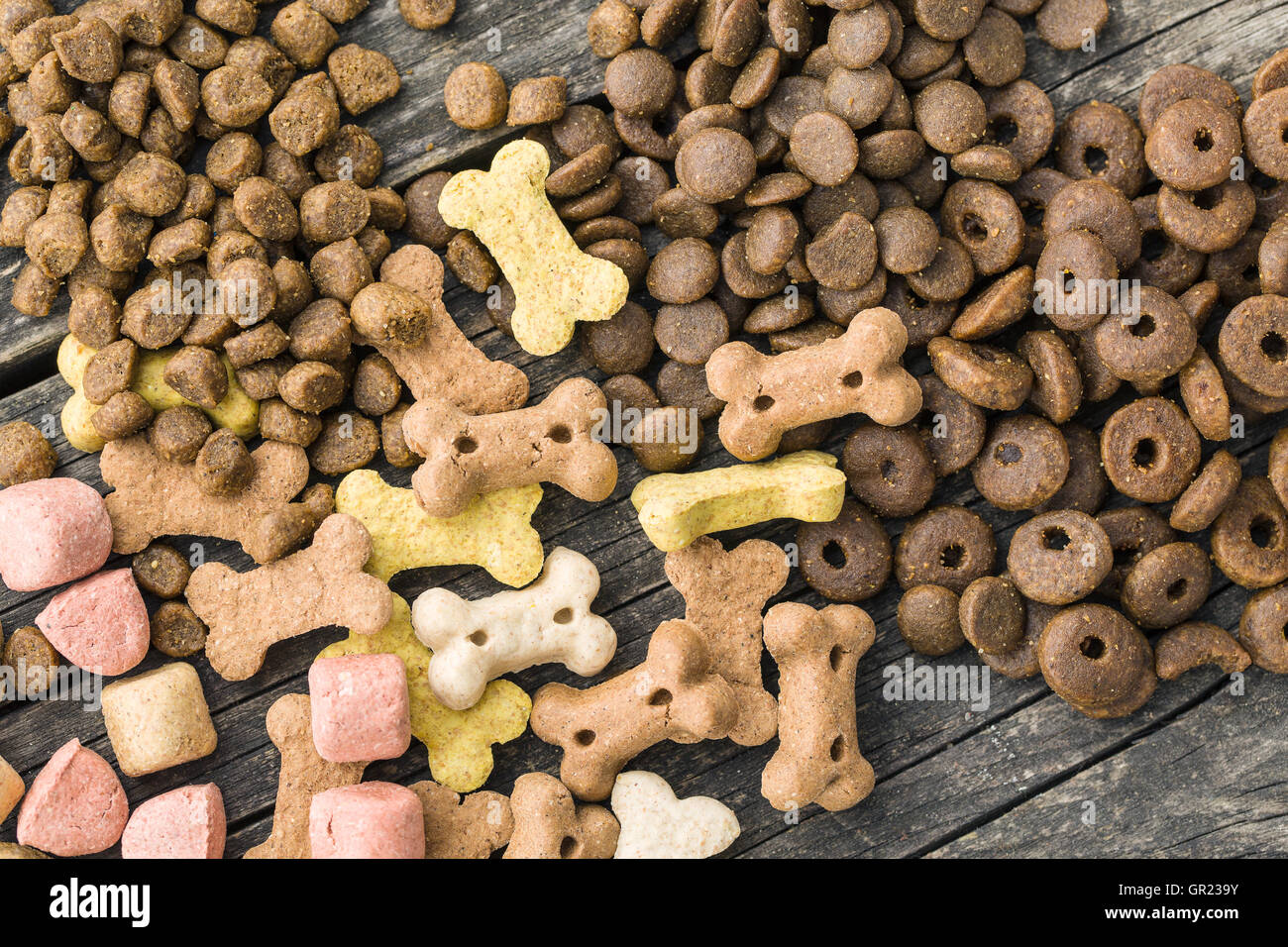 Different dog foods top view hi-res stock photography and images - Alamy