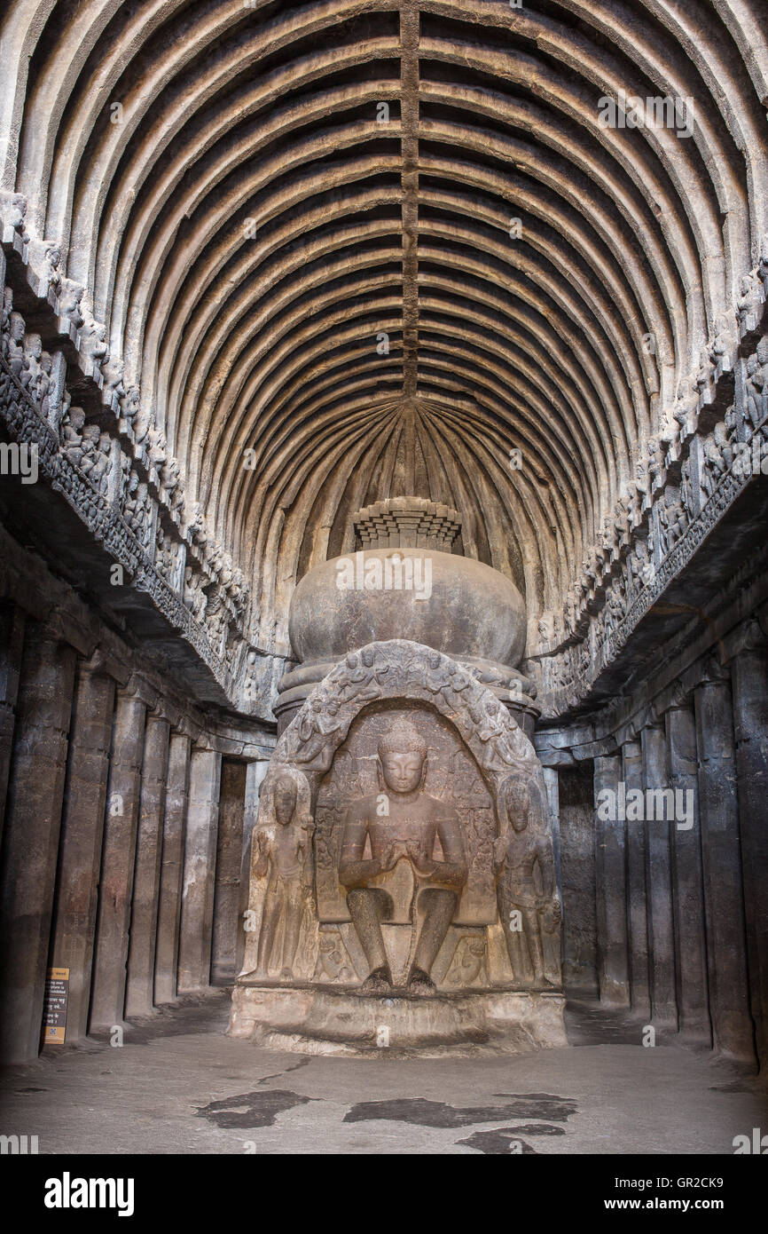 Statue buddha on ellora caves hi-res stock photography and images - Alamy