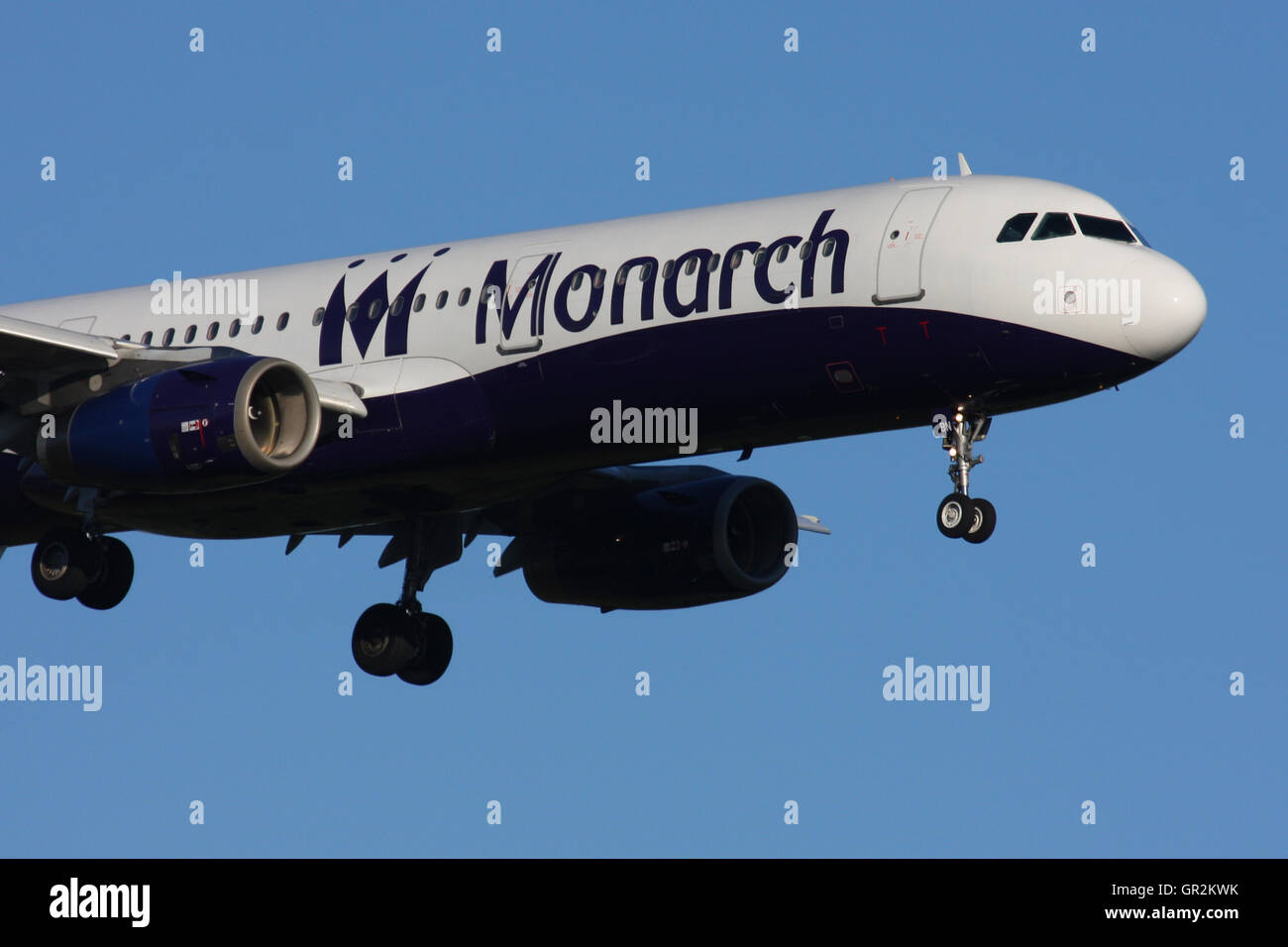 Monarch airways aircraft hi-res stock photography and images - Alamy