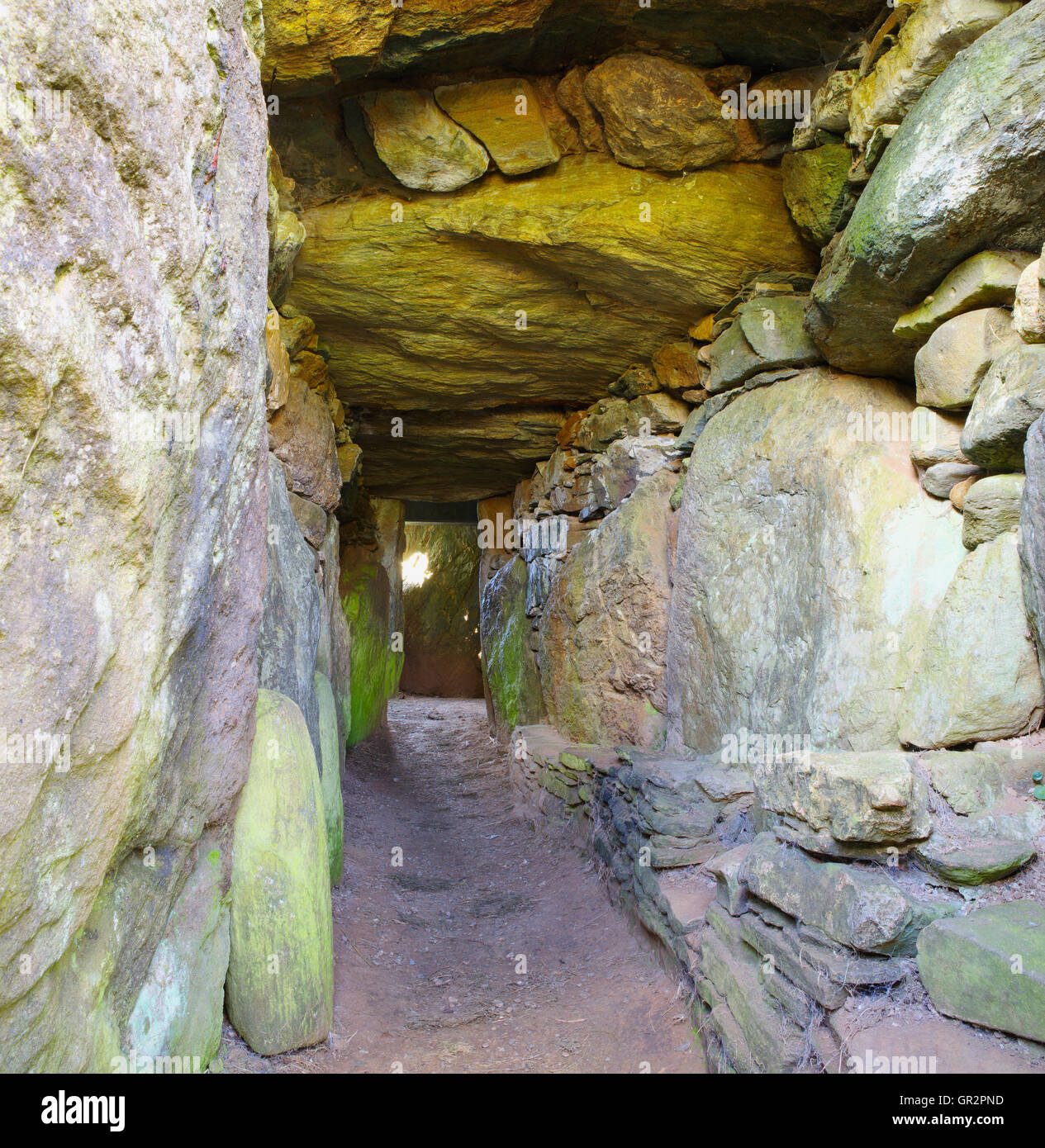 Bryn Celli Ddu burial chamber, Anglesey, North Wales Stock Photo - Alamy