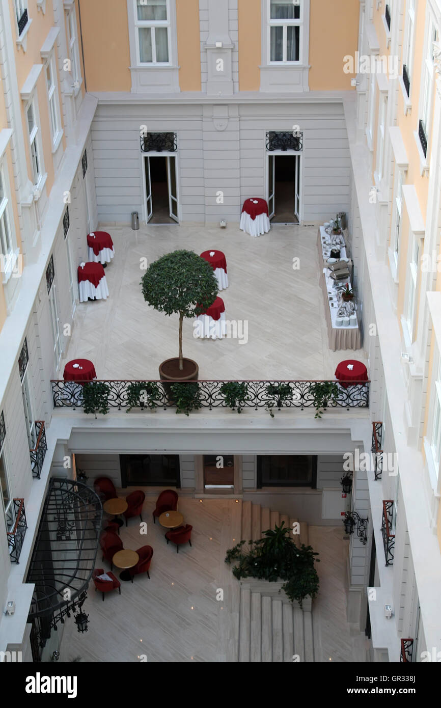 Concrete wall in budapest hi-res stock photography and images - Alamy