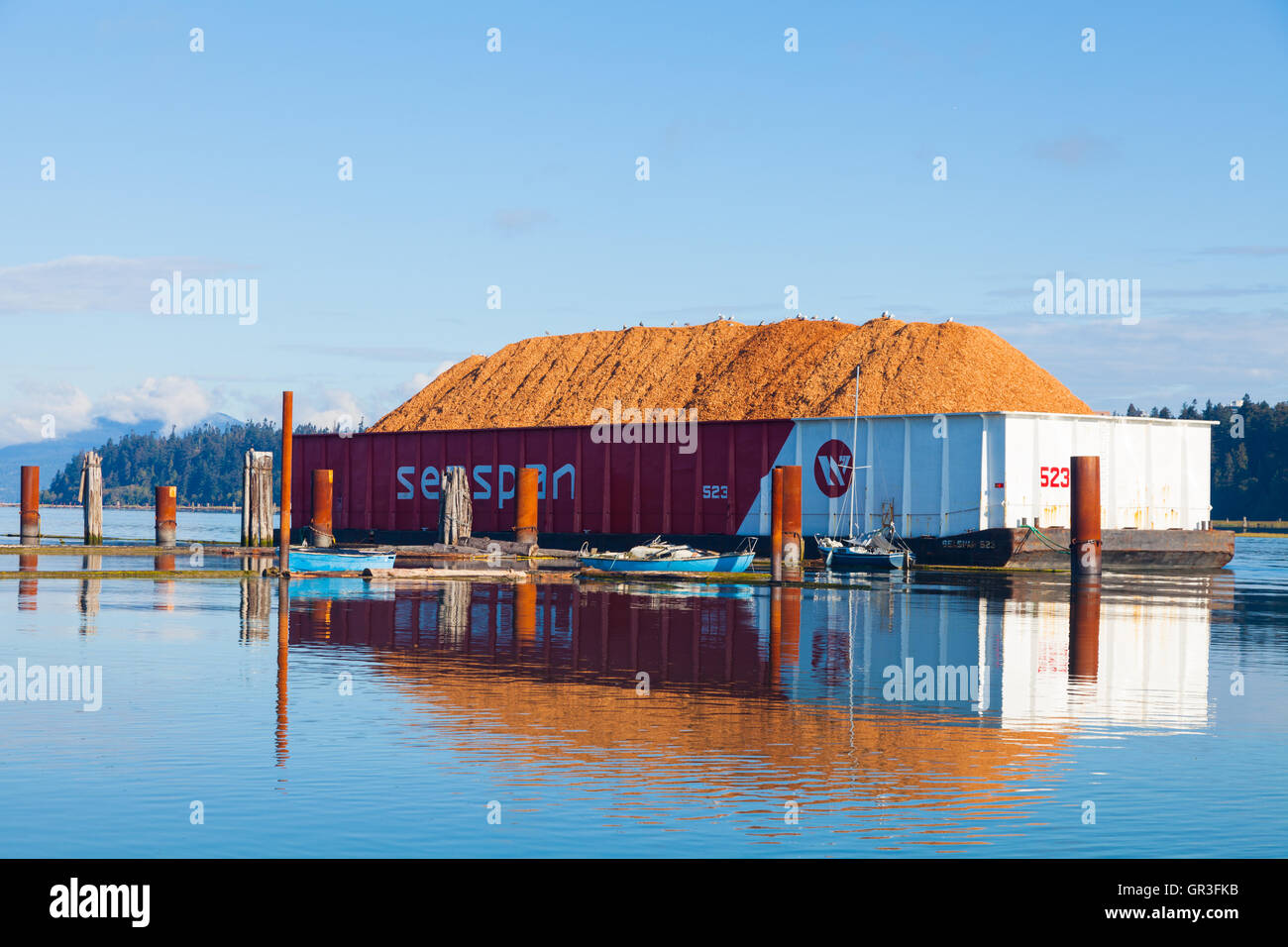 Logging barge hi-res stock photography and images - Alamy