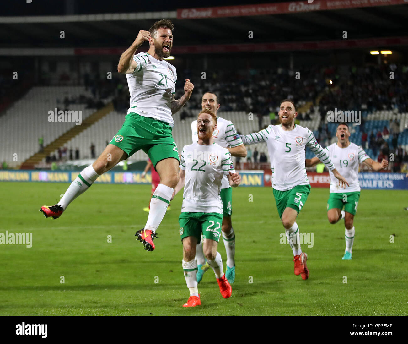 Republic of Ireland's Daryl Murphy celebrates scoring his sides second ...
