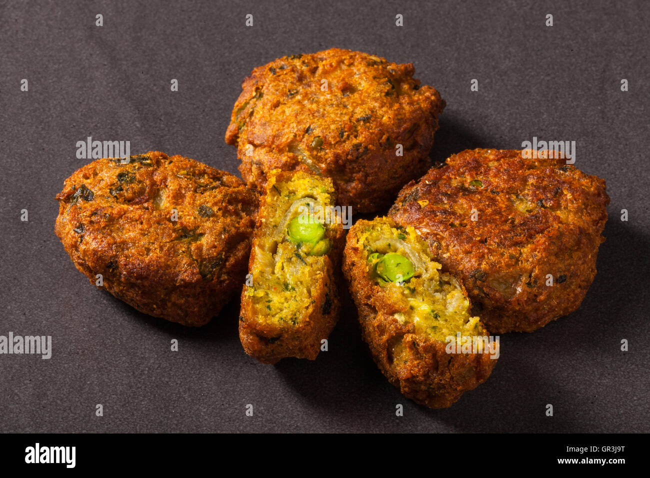 Indian pakora hi-res stock photography and images - Alamy