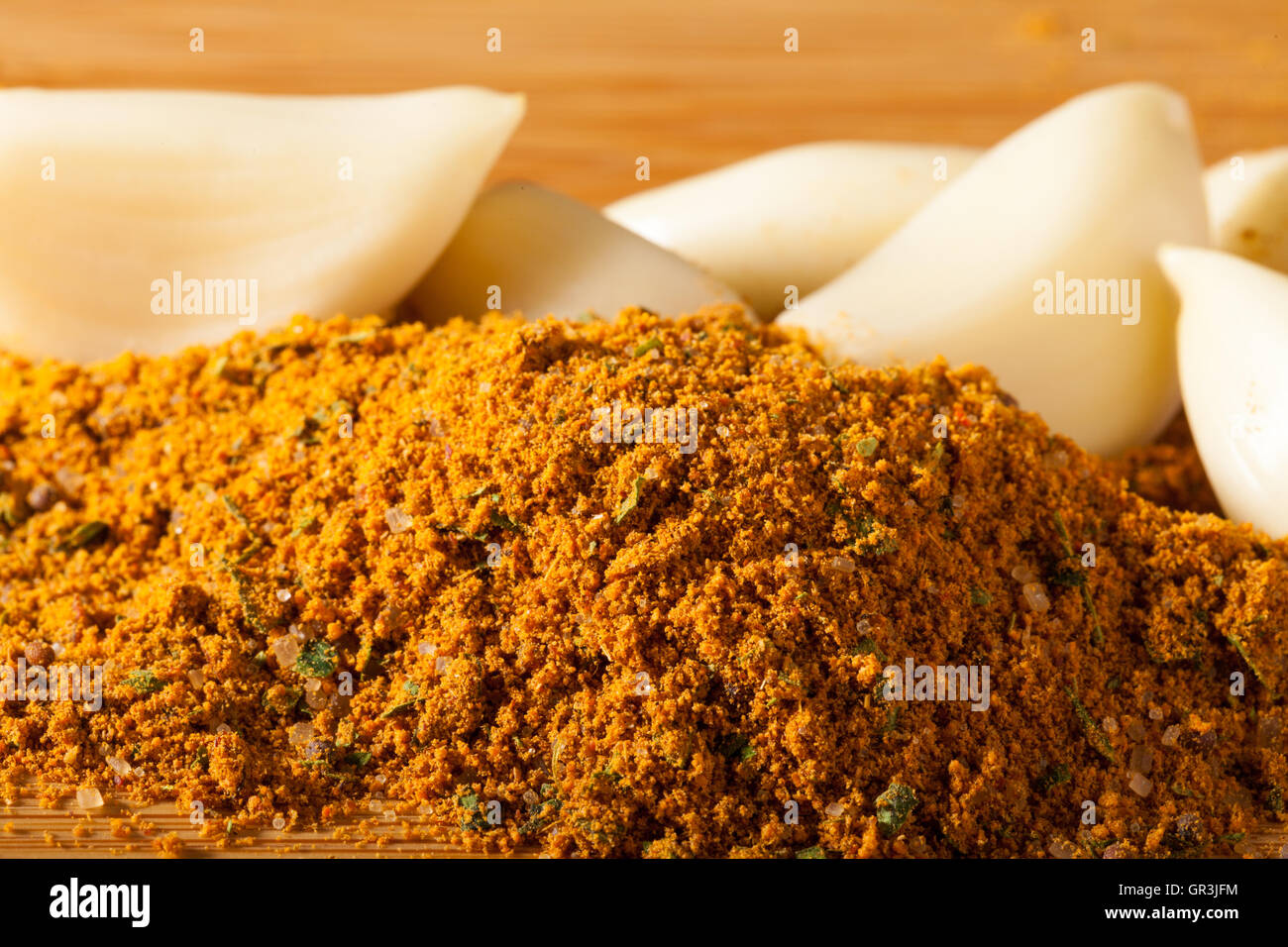 Garlic and spices Stock Photo - Alamy