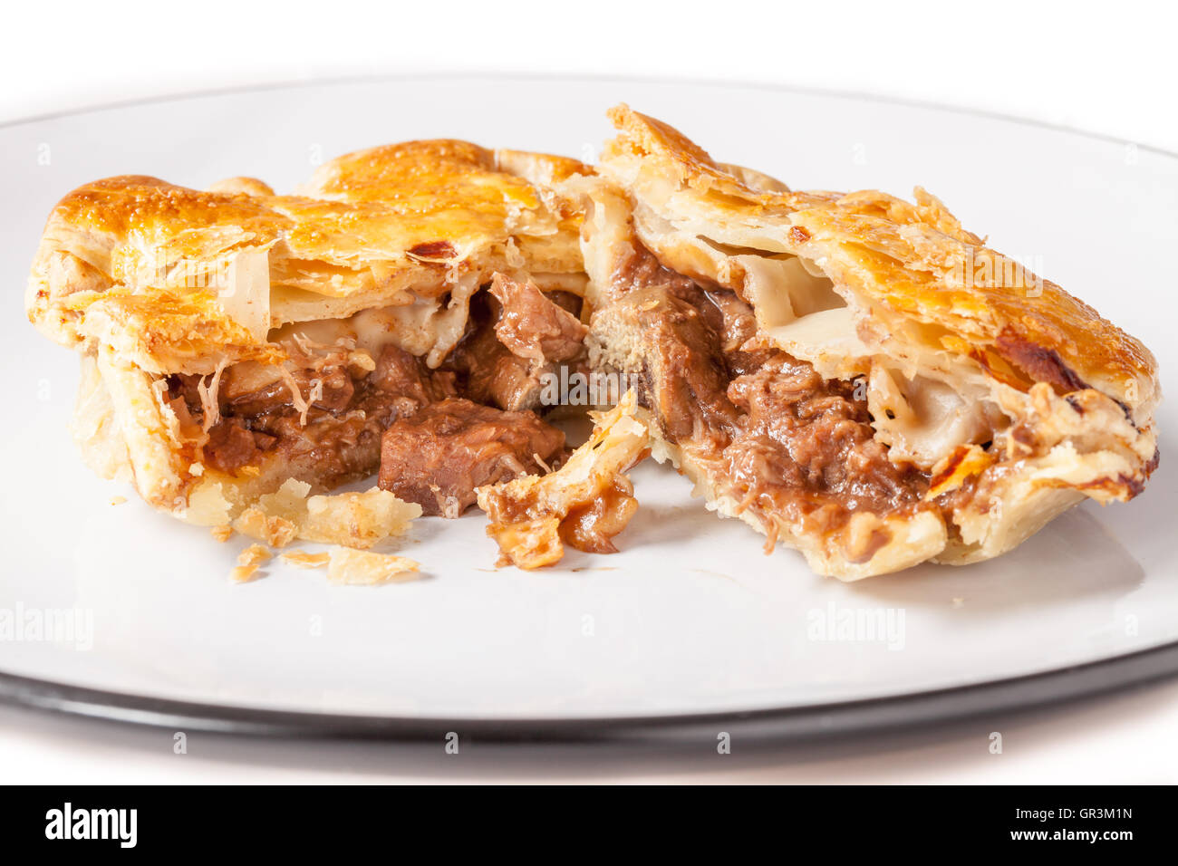 Steak and kidney pie hi-res stock photography and images - Alamy