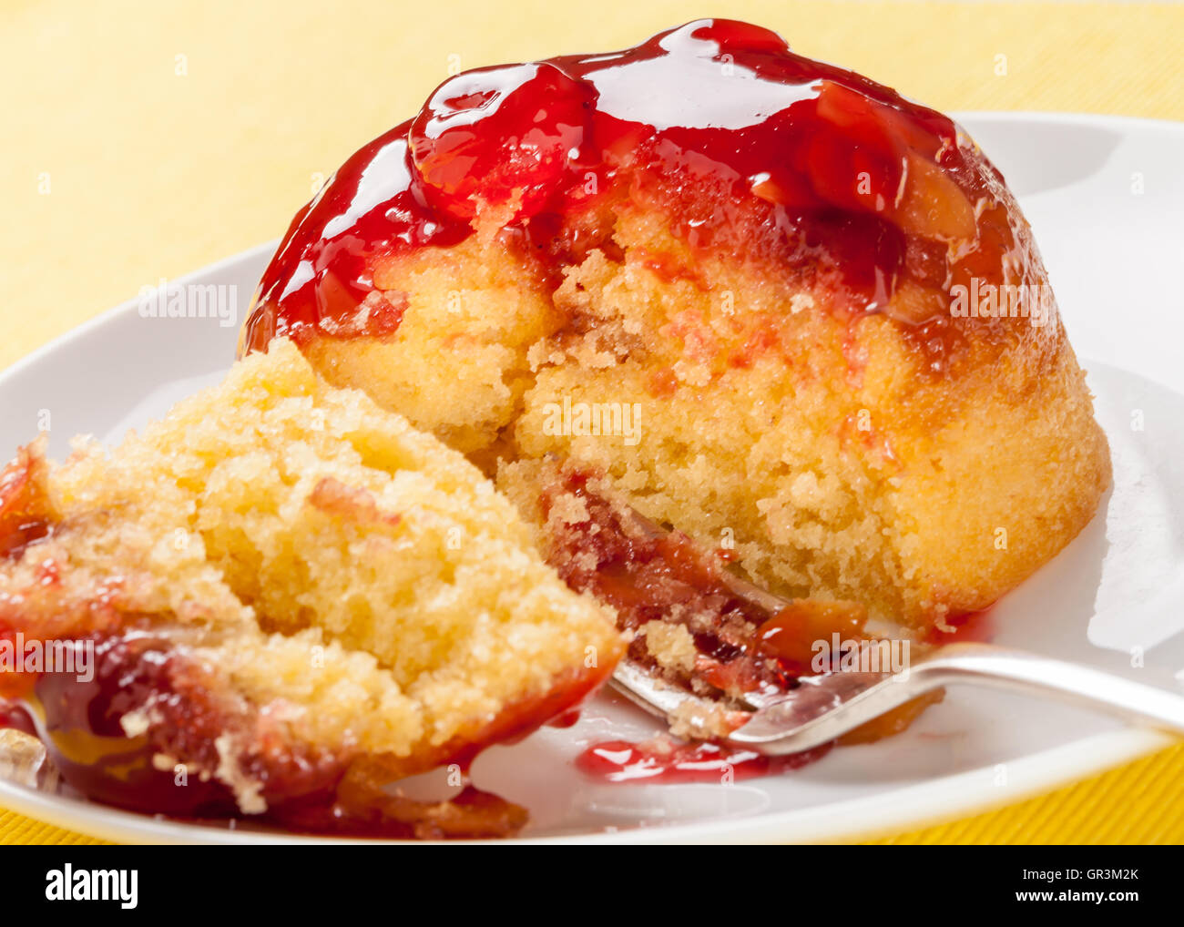 Jam Sponge Pudding Stock Photo - Alamy