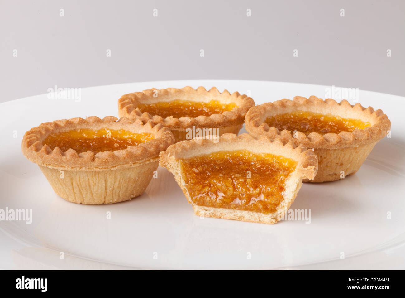 Simple tart hi-res stock photography and images - Alamy