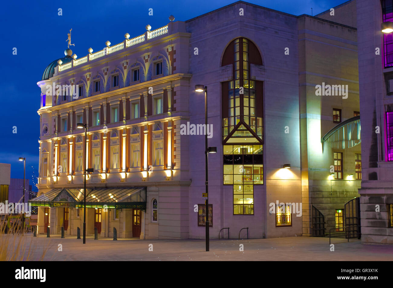 Sheffield night - Lyceum Building Stock Photo - Alamy