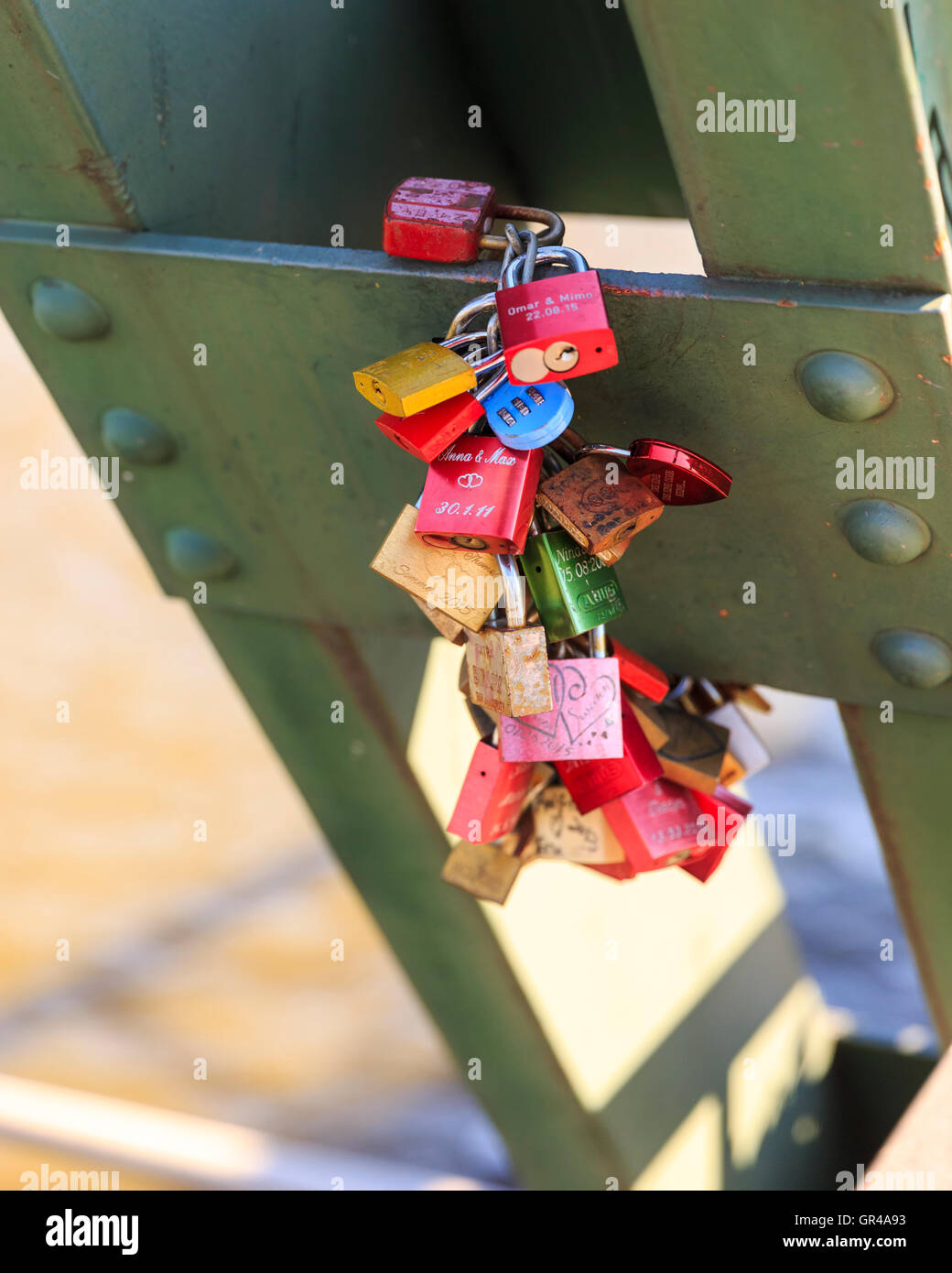 Iron bridge frankfurt germany hi-res stock photography and images - Alamy