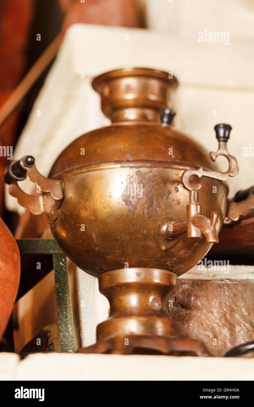 Traditional russian samovar Stock Photo - Alamy