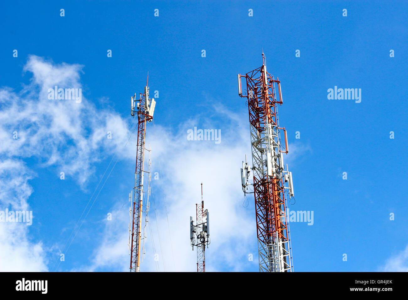 Parabola antenna hi-res stock photography and images - Alamy