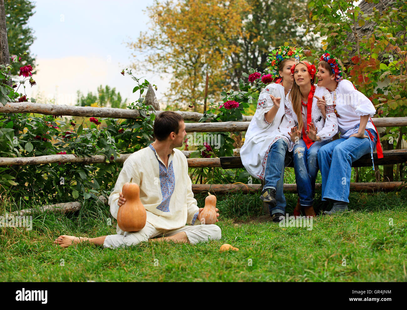 Ukrainian people in traditional clothing hi-res stock photography and ...