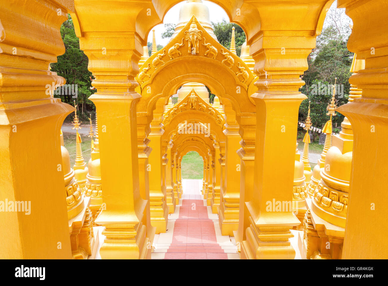 Pagoda definition hi-res stock photography and images - Alamy