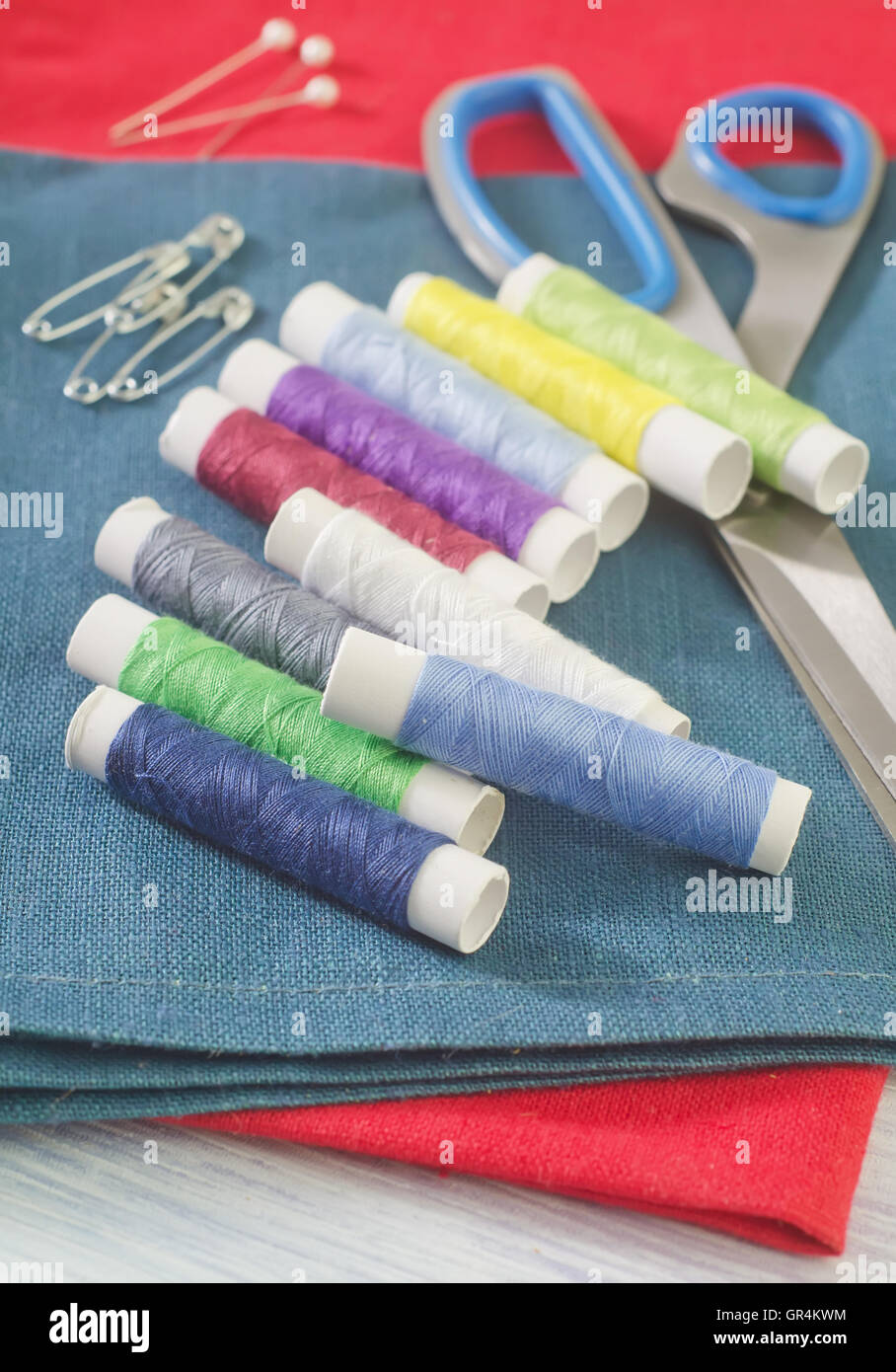 Red thread string line hi-res stock photography and images - Alamy