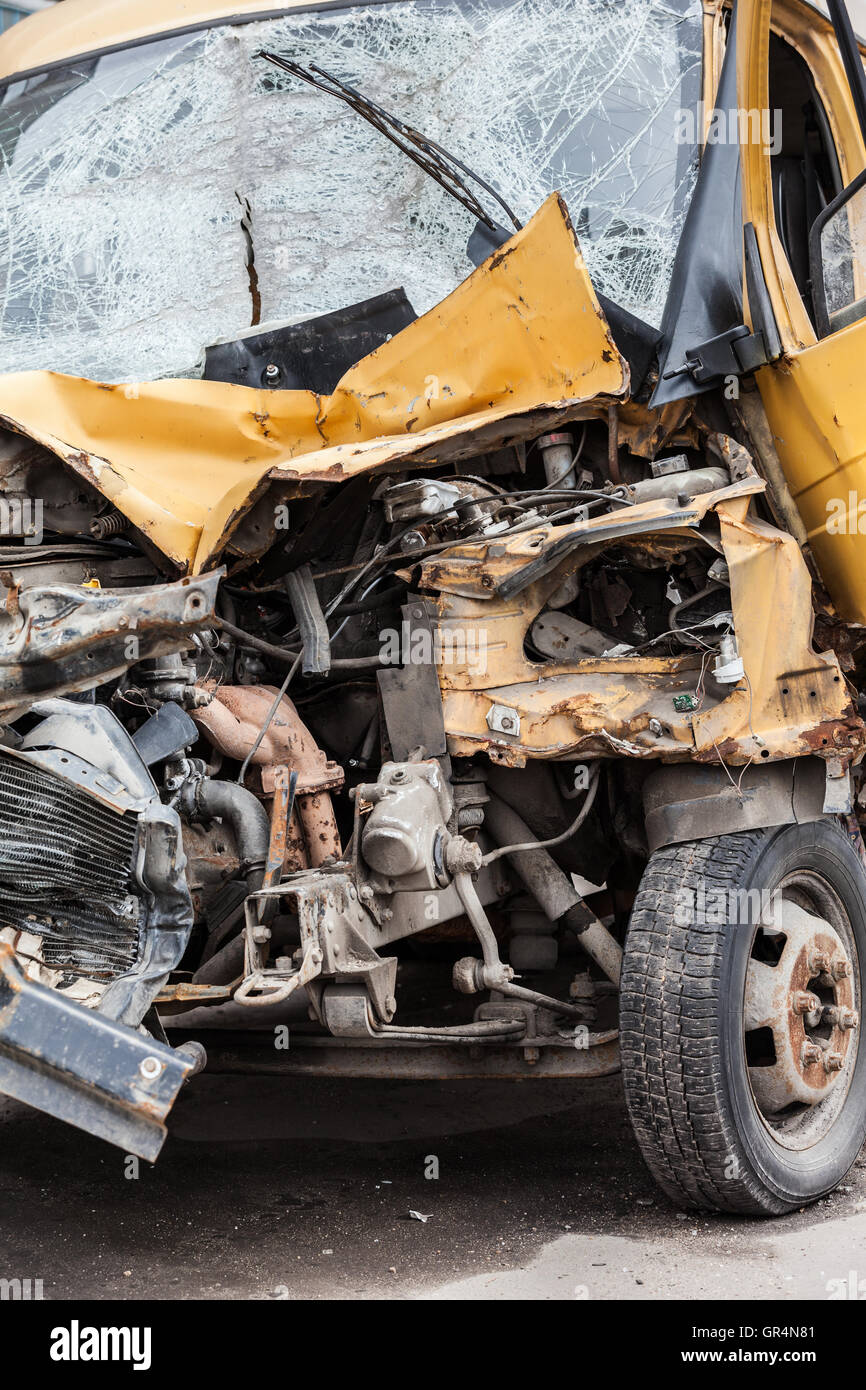 Car impact hi-res stock photography and images - Alamy