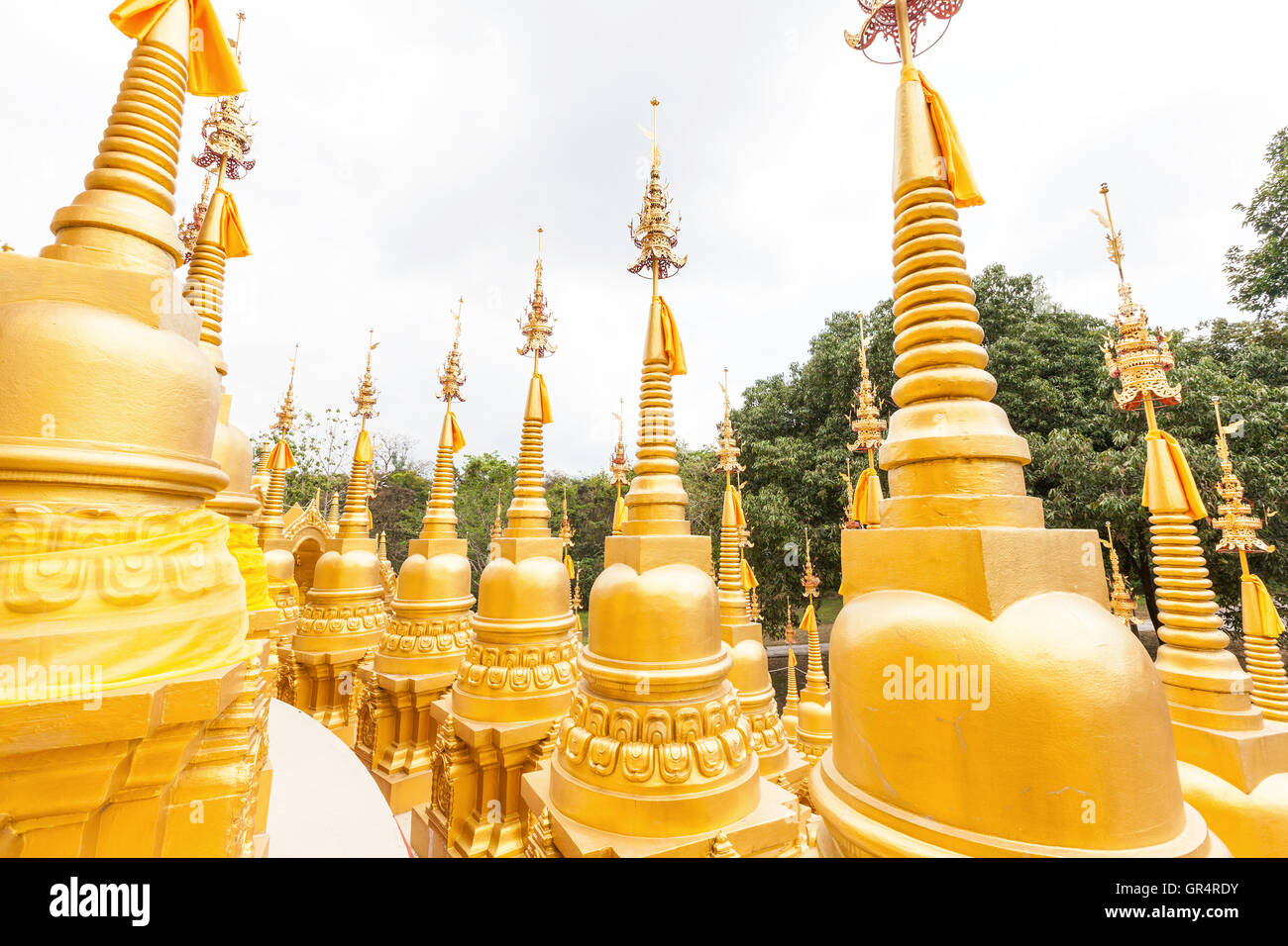 Pagoda definition hi-res stock photography and images - Alamy