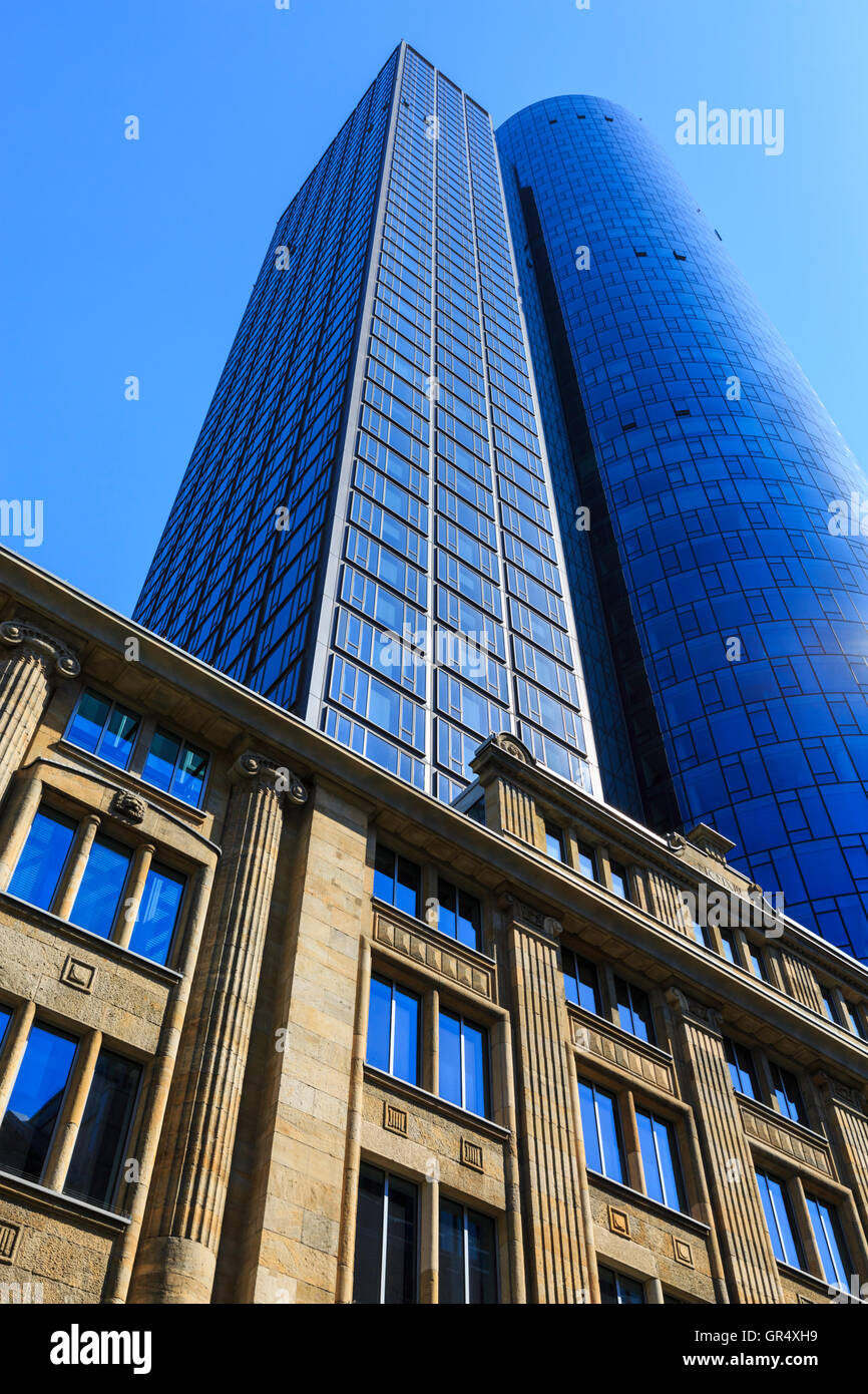Main Tower skyscraper from below, financial district, Frankfurt Stock ...