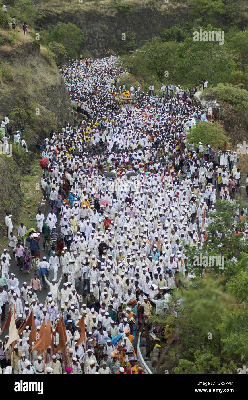 Sant Dnyaneshwar Palkhi, Dive ghat, Maharashtra, India Stock Photo - Alamy