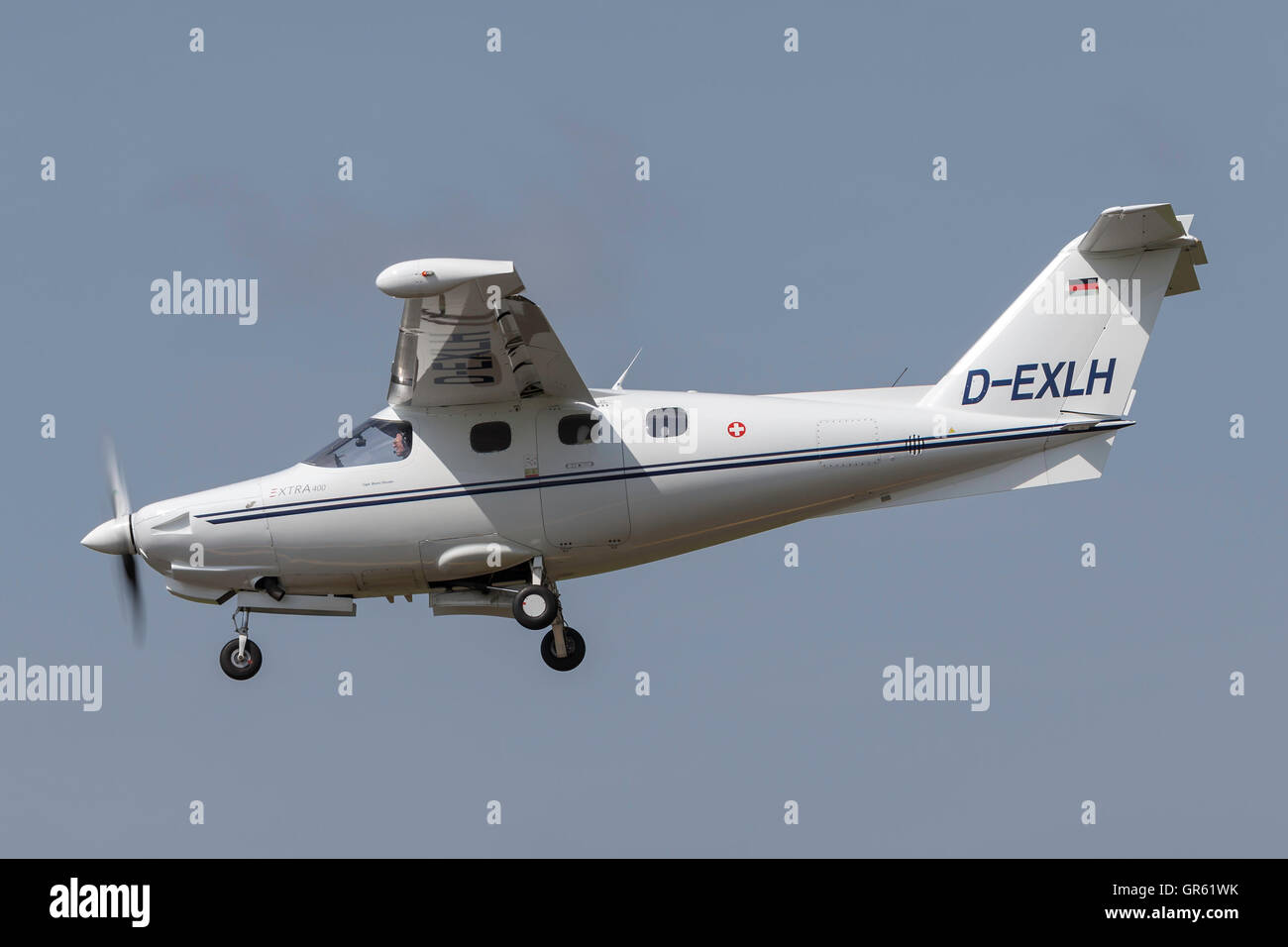 Extra aircraft hi-res stock photography and images - Alamy