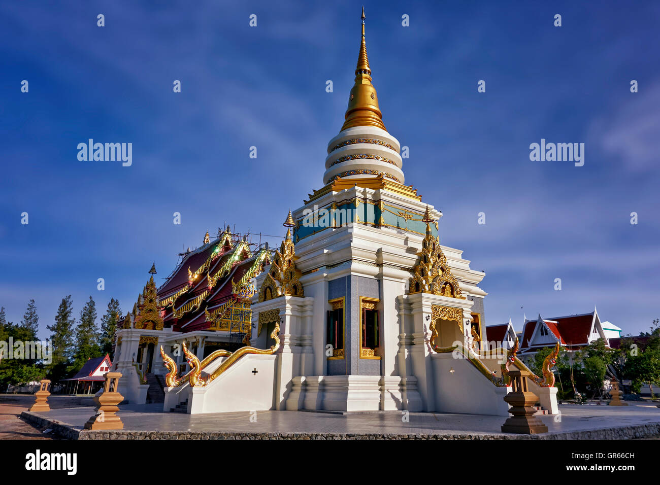 Buddhist buildings hi-res stock photography and images - Alamy
